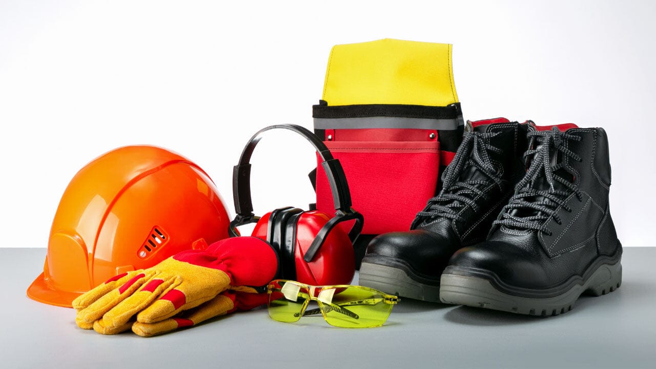 Composite Toe vs Steel Toe: A Guide to Choosing Your Safety Shoe