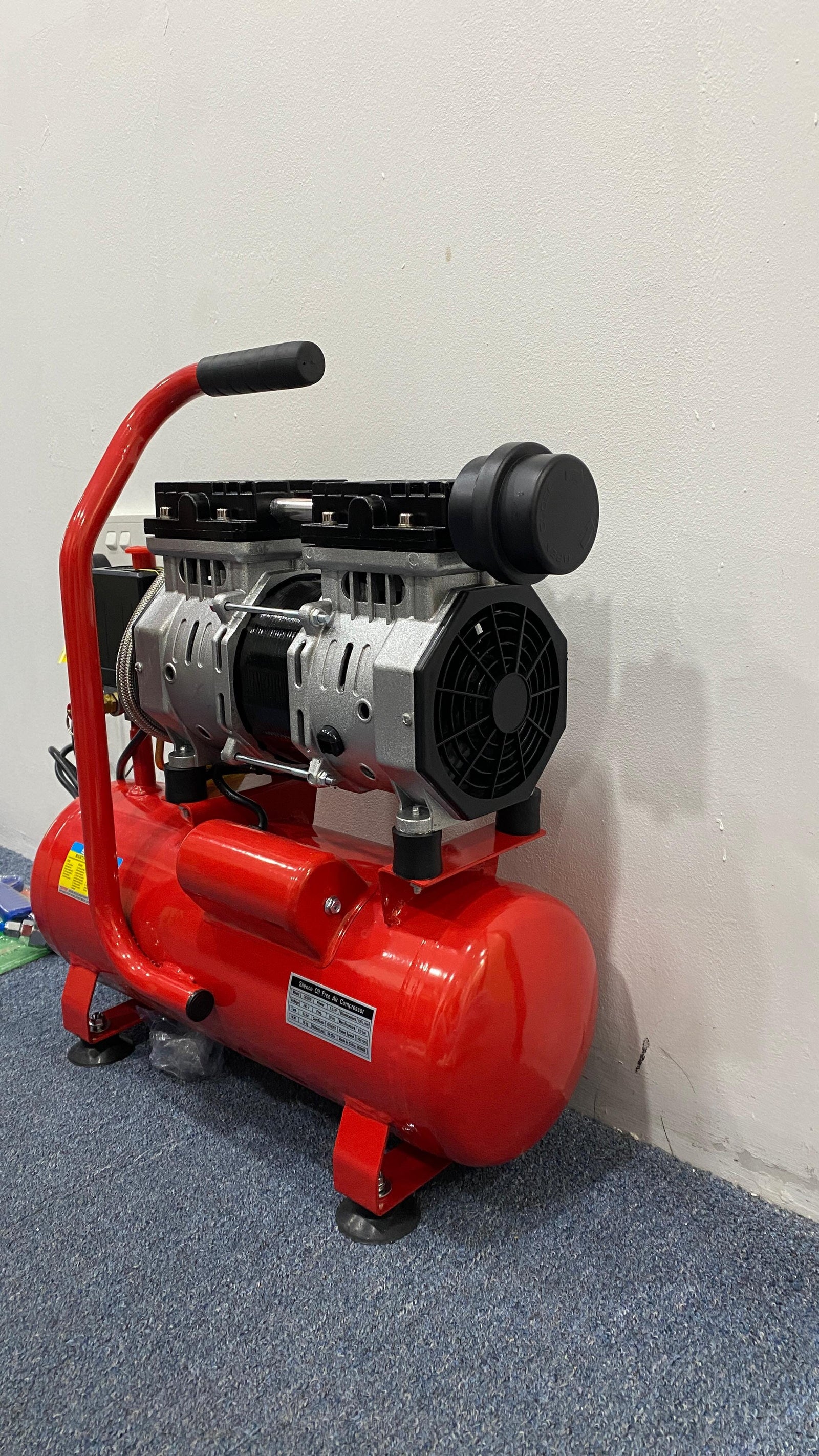 Aiko 1.5HP 9L Oil Free & Silent Air Compressor (Red) | Model : GDG09-R
