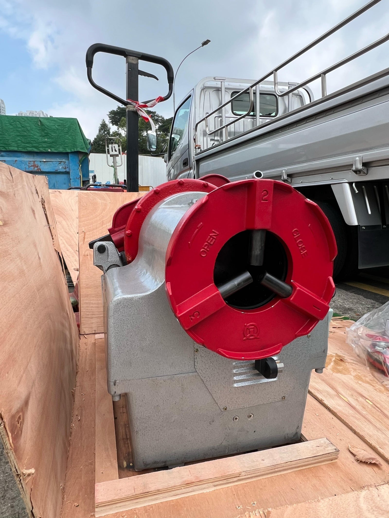 Aiko 220V Threading Machine 1/2"-4" 1500W | Model : TM-QY-TQ100-BDF