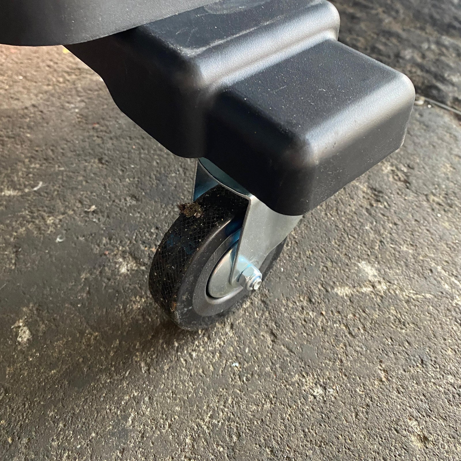 Aiko 240V Large Standing Round Fan 1250M 750W | Model: BLR-DN-LS-F1250