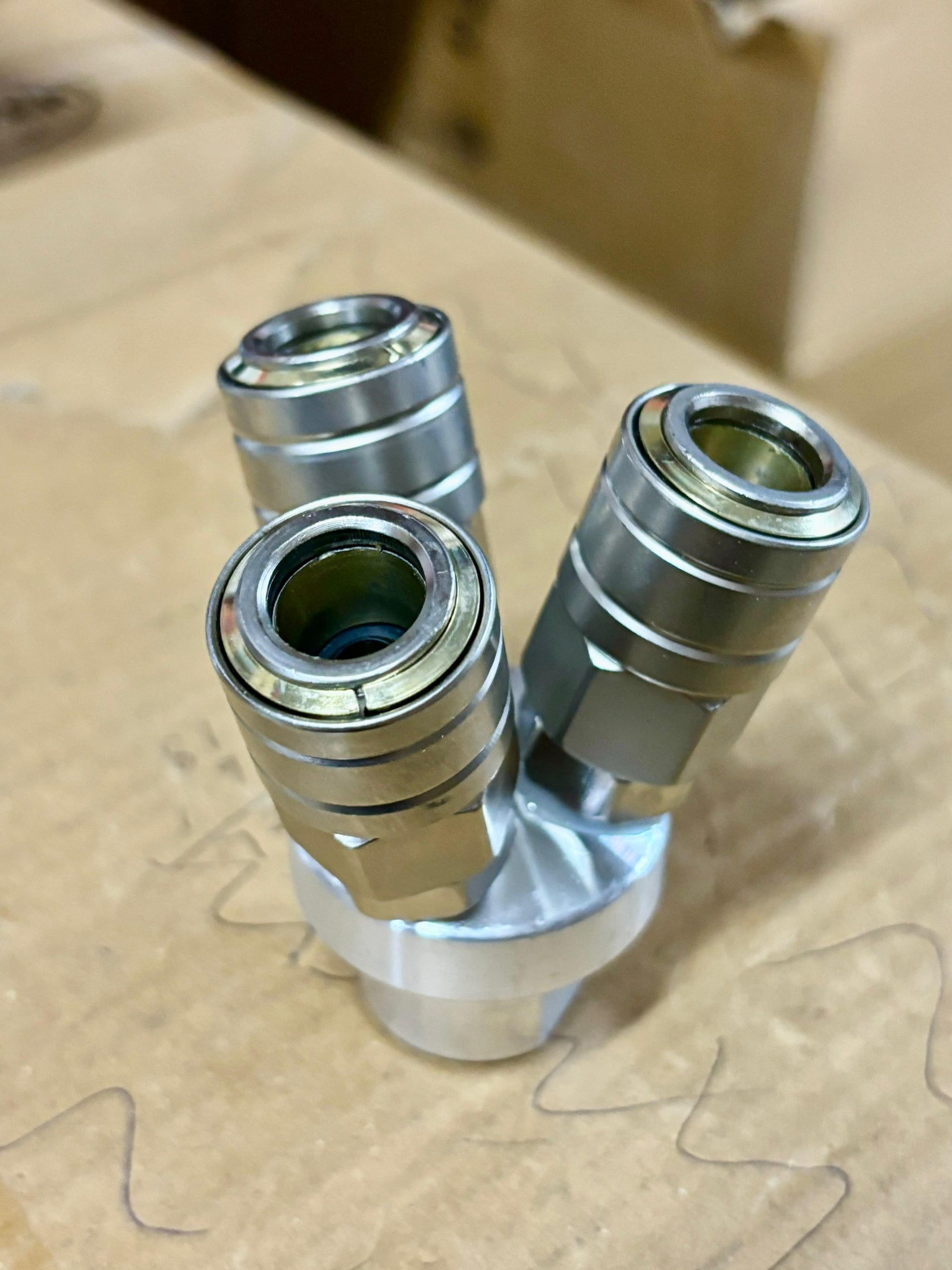 Aiko 3 Way Round Quick Coupling - Quick Release | Model : QC-R3-QR