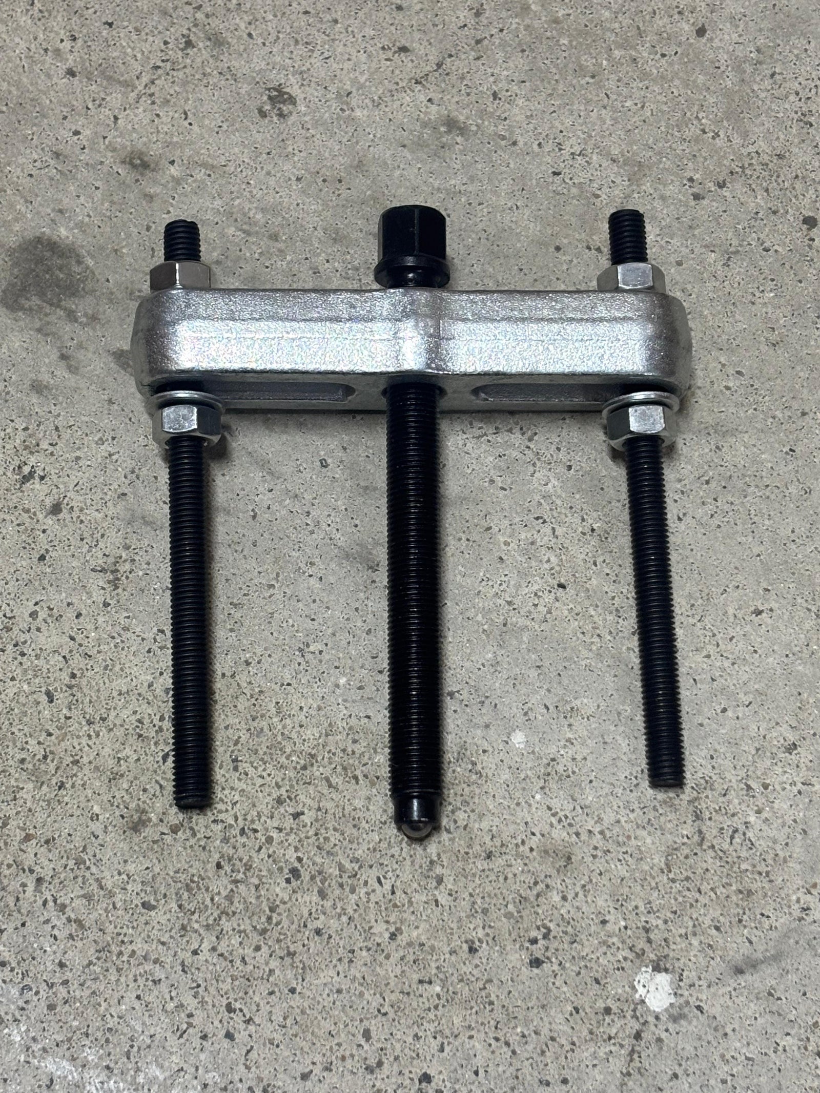 Aiko Bearing Separator Leg Puller | Model: BP1-TD900G