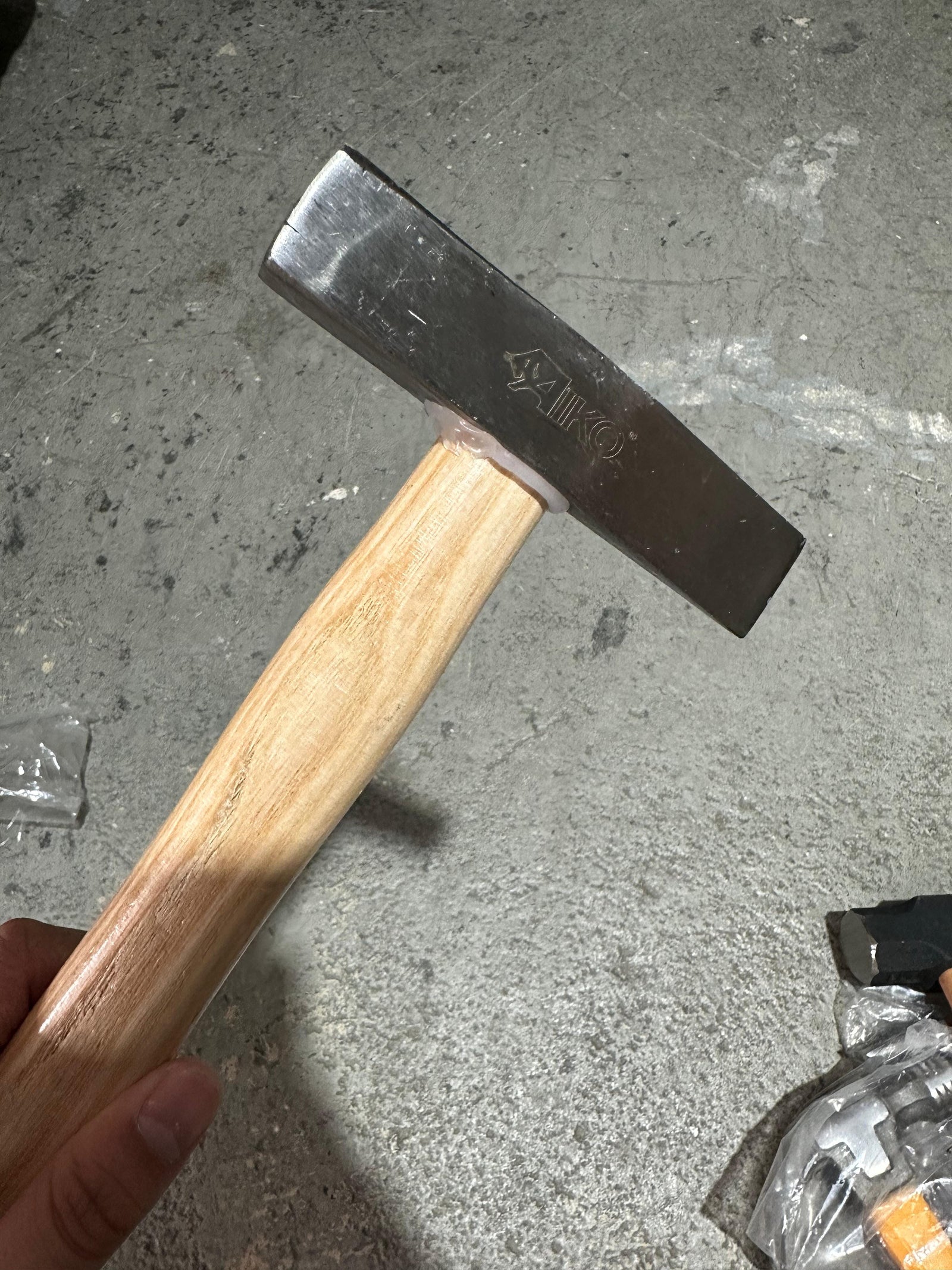 Aiko Brick Chipping Hammer 500G | Model: HAM-H500-QD
