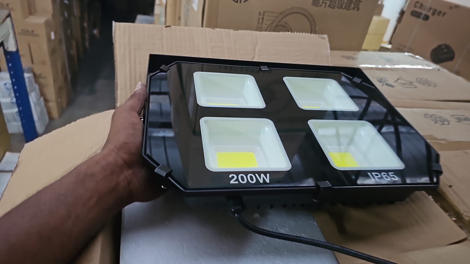 Aiko Flood Light 200W 6 LED | Model: LED-QF-8077-200W
