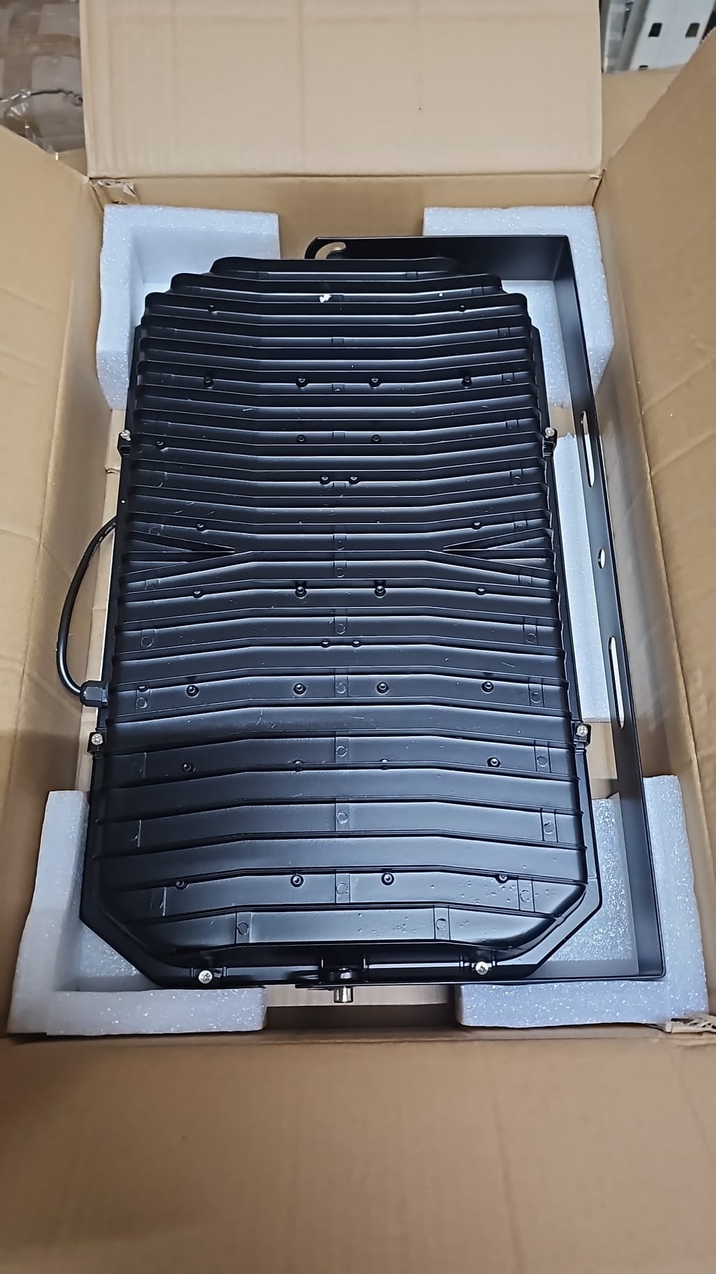 Aiko Flood Light 400W 8 LED | Model: LED-QF-8077-400W