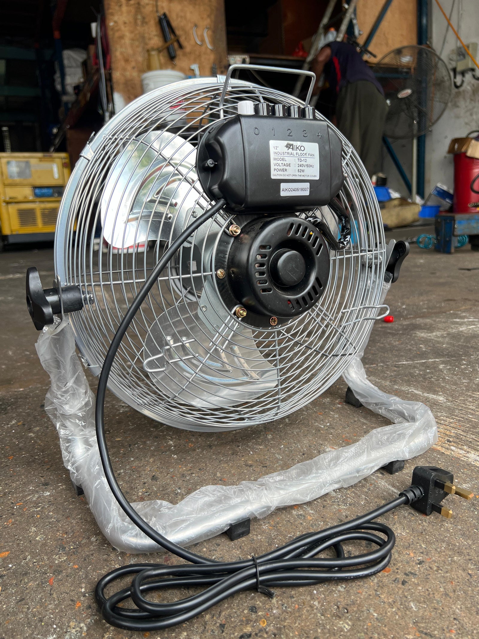 AIKO Floor Fan | Sizes : 12", 16", 18", 20" | Model : FAN-YM