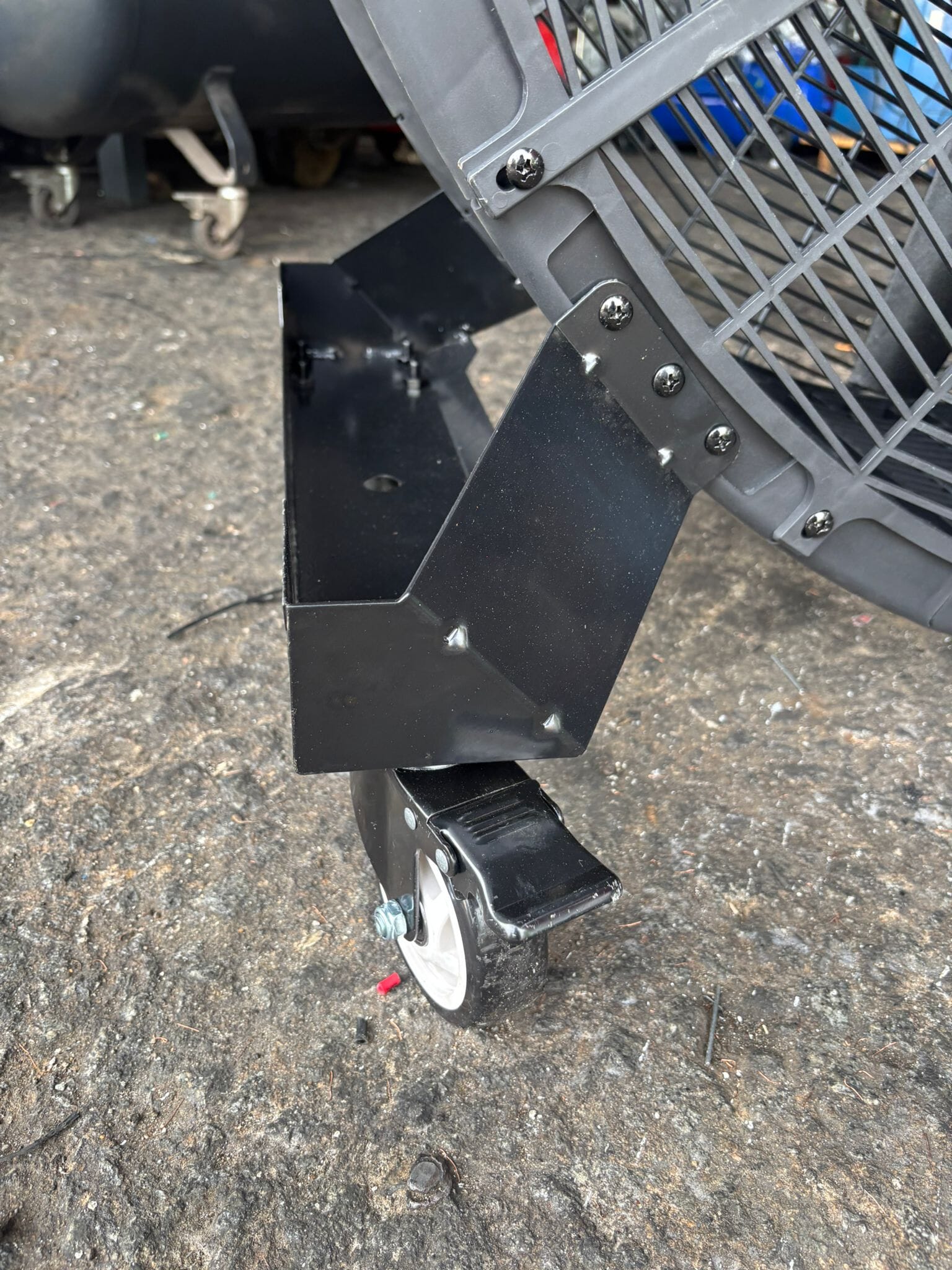 Aiko Large Standing Round Fan with Wheel | Model : BLR-G