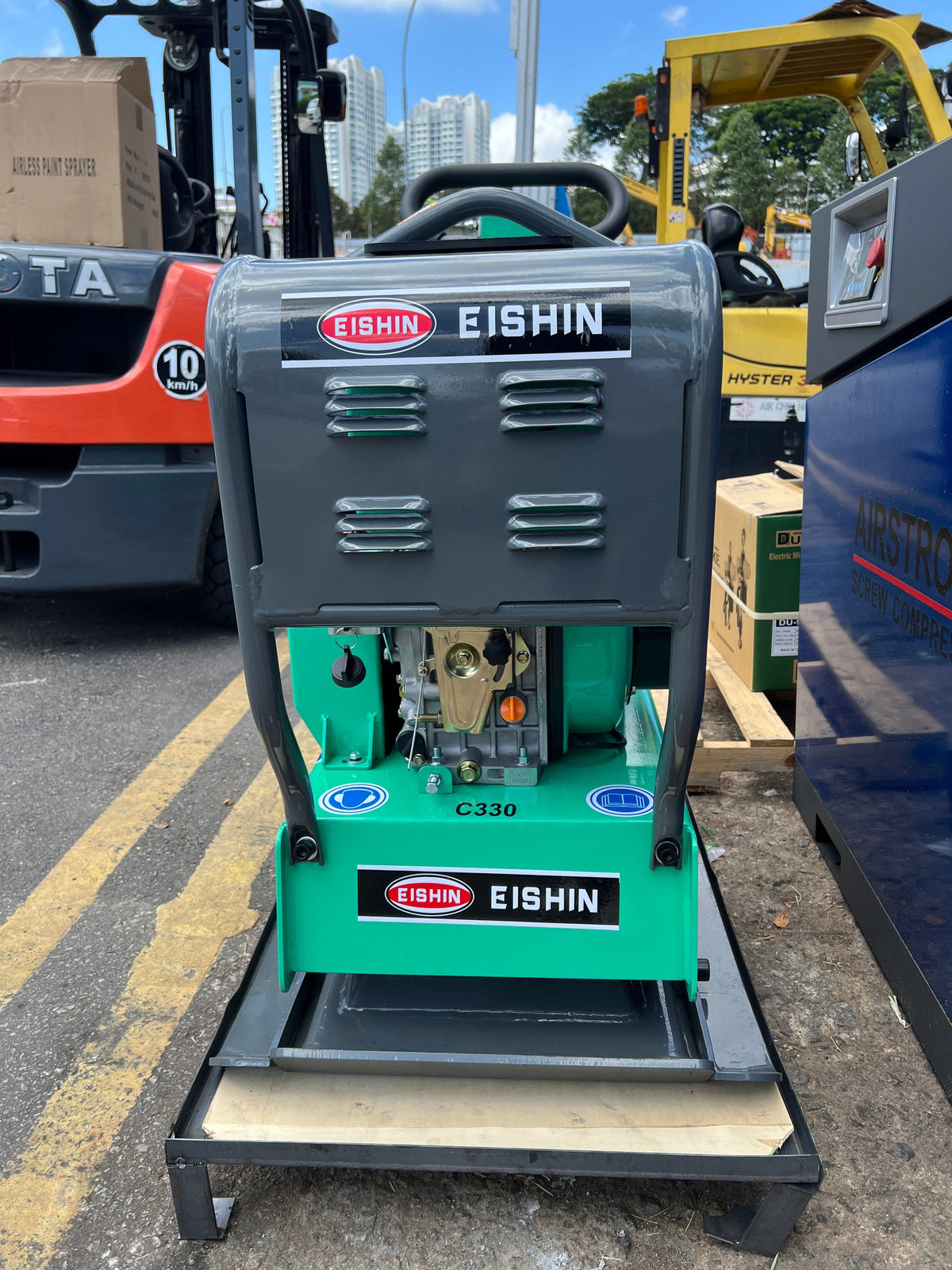 Aiko Plate Compactor T-330B (Electric Start) Come With 186FA Aiko Plate Compactor T-330B (Electric Start) Come With 186FA