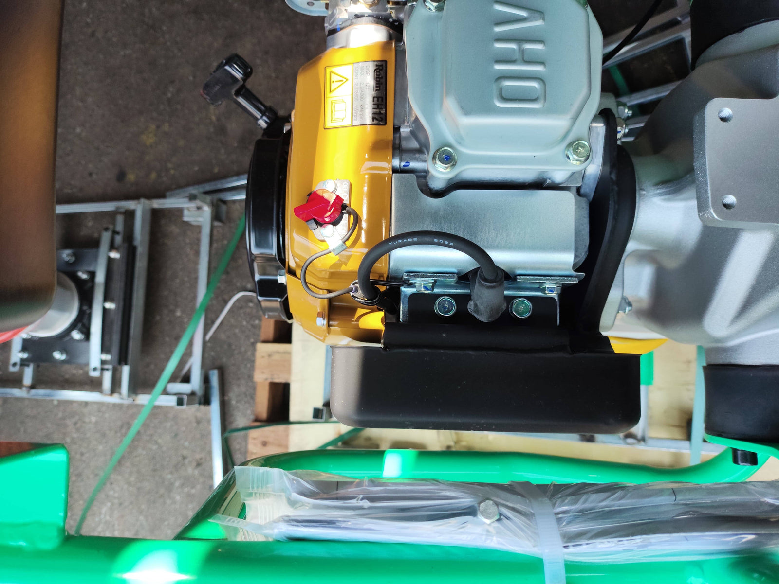 Aiko Tamping Rammer with Robin Engine EH12 | Model : TRM-HCD75-EH12