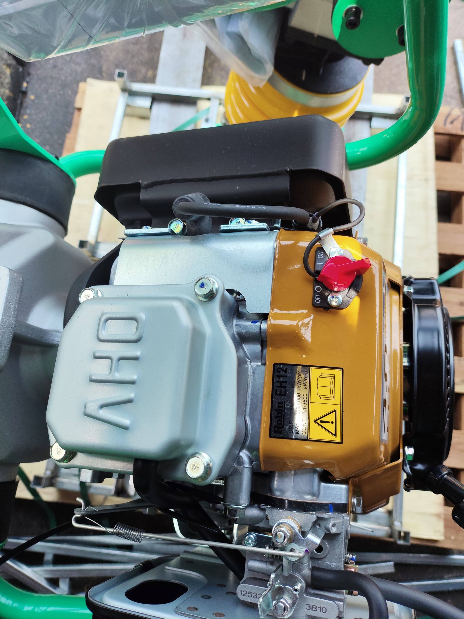 Aiko Tamping Rammer with Robin Engine EH12 | Model : TRM-HCD75-EH12