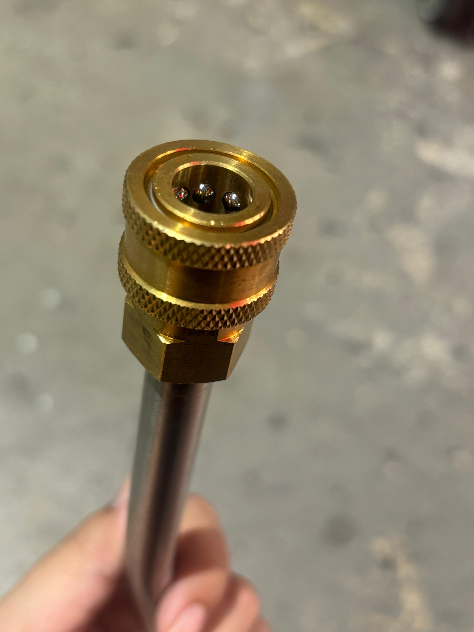 Aiko Telescopic Pressure Gun 18 FTS | Model: PWG-TLWD-4P18