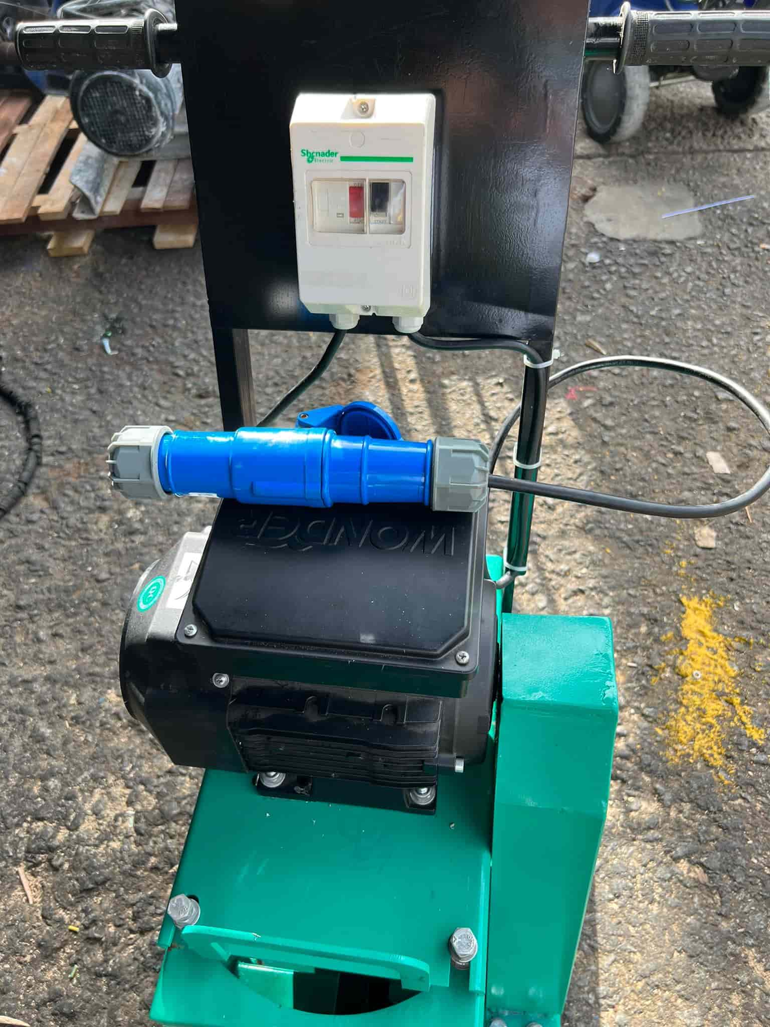 Aiko Electric Cement Grout Pump 240V C/W Suction Hose ZFGP-20 | Model: