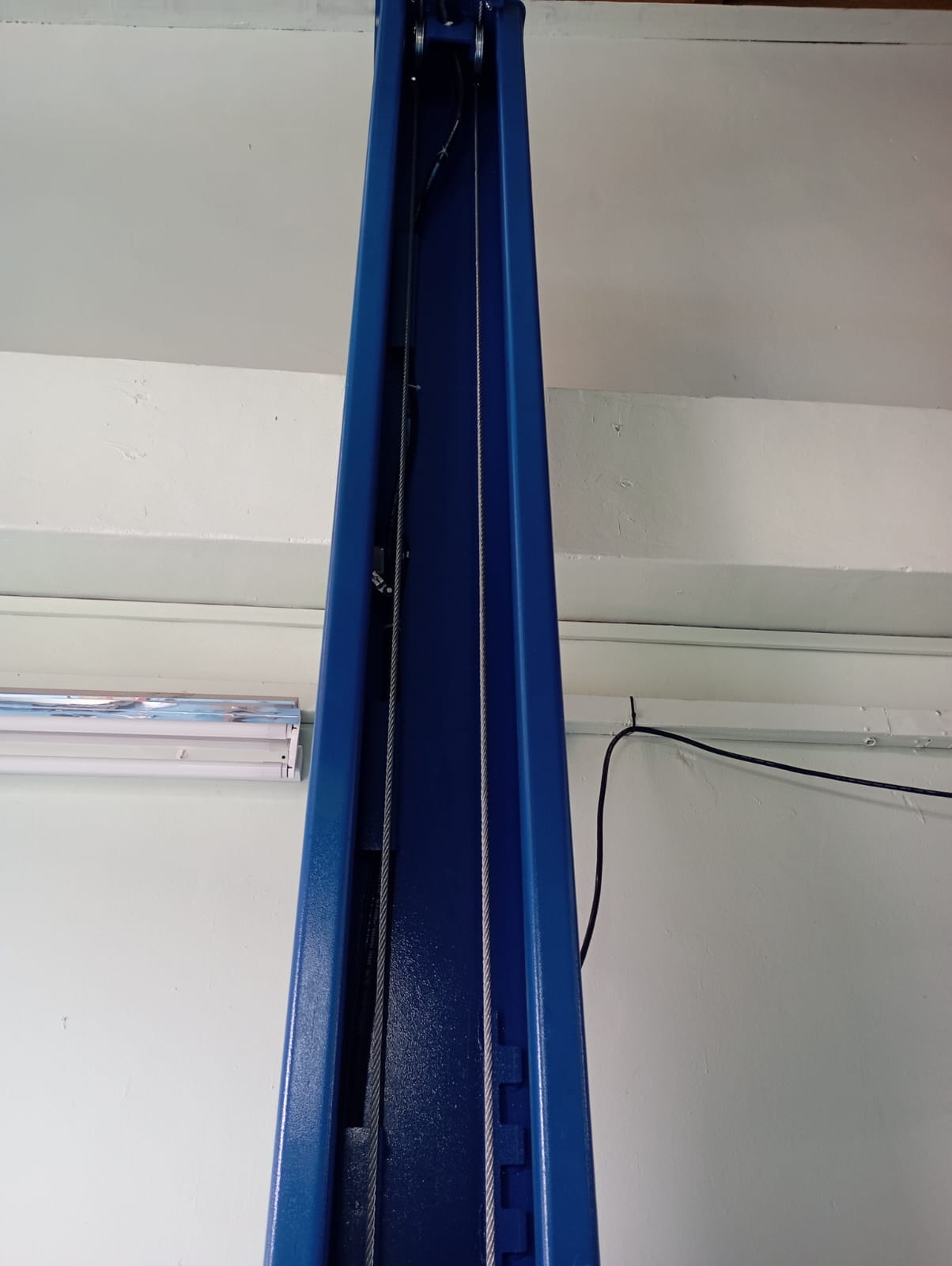 Airstrong (2 pole) Two Post Car Lift U-T42A 415V 50HZ - 4.2 Ton 1910mm