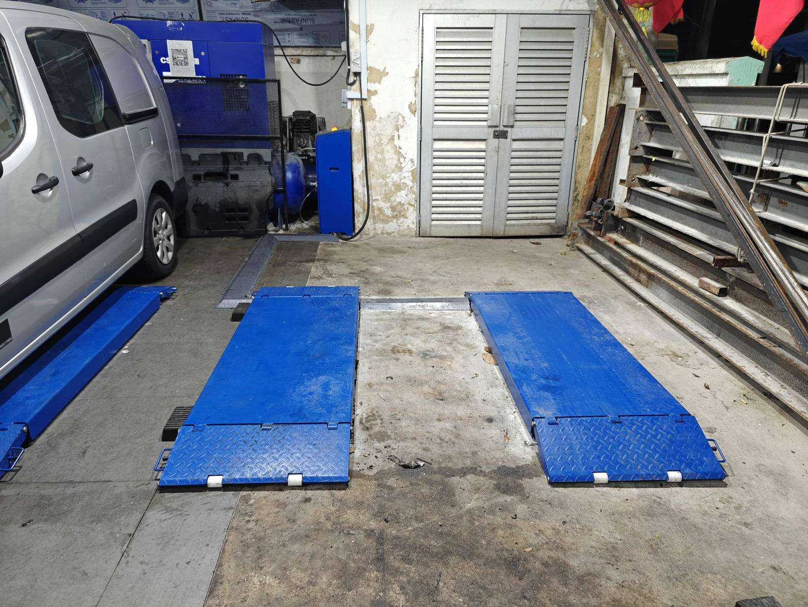 Airstrong Full Rise Car Scissor Lift U-B40AY 15V 50Hz with Installatio