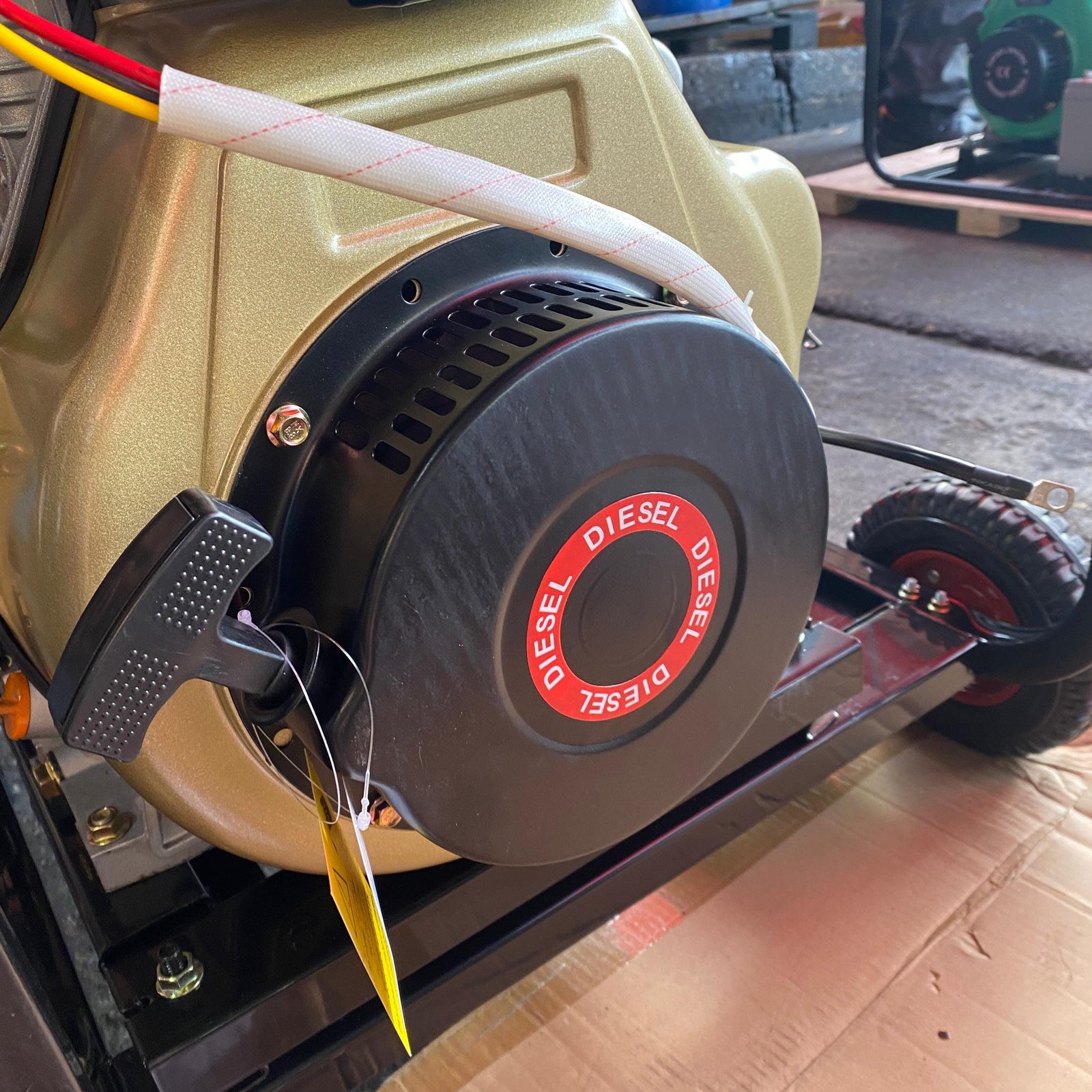 Denko Diesel Water Pump 6" C/W NS40 Battery | Model: KDP60XE