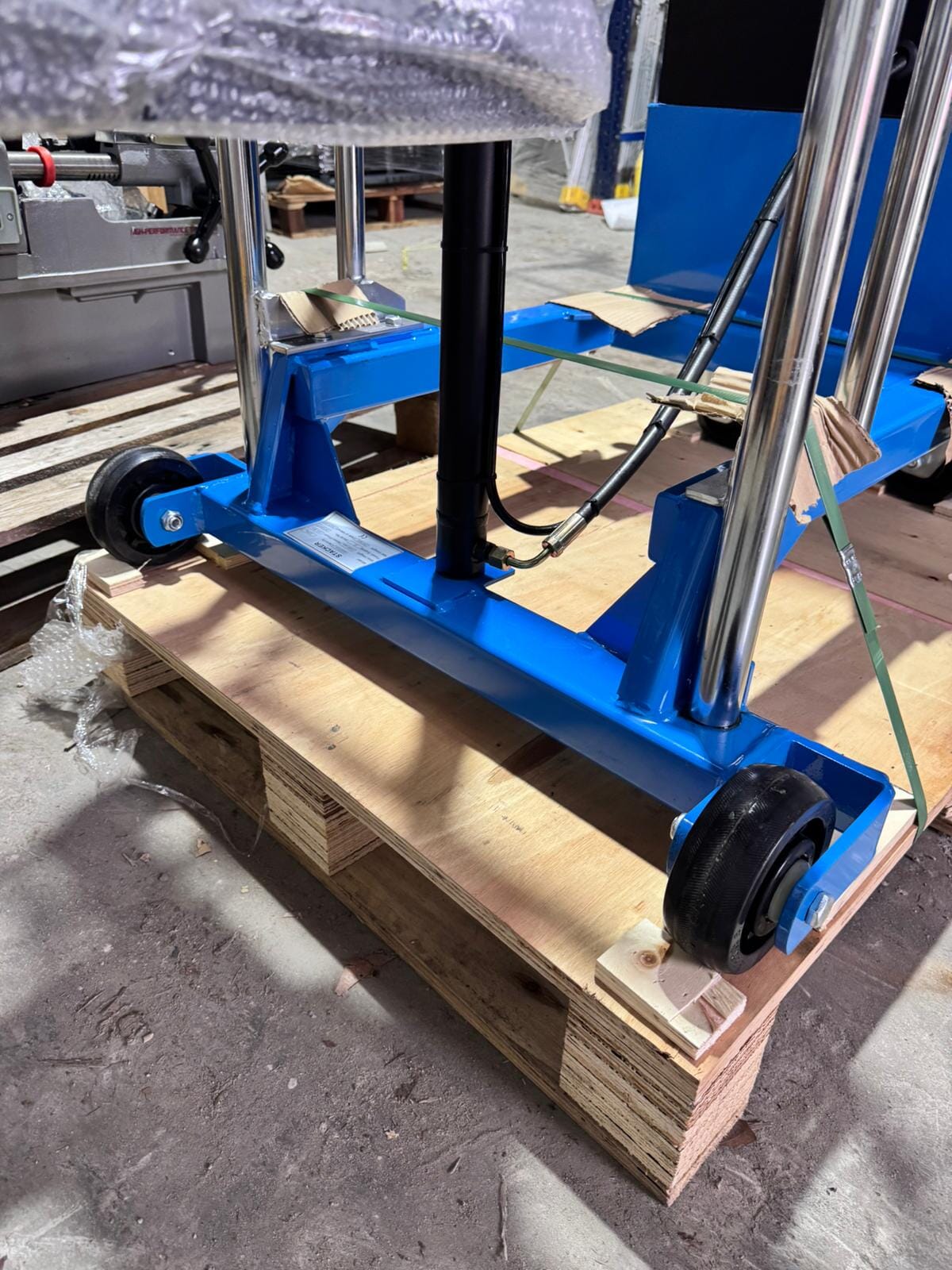 Light Duty Counter Balance Stacker | Model: EZ2515