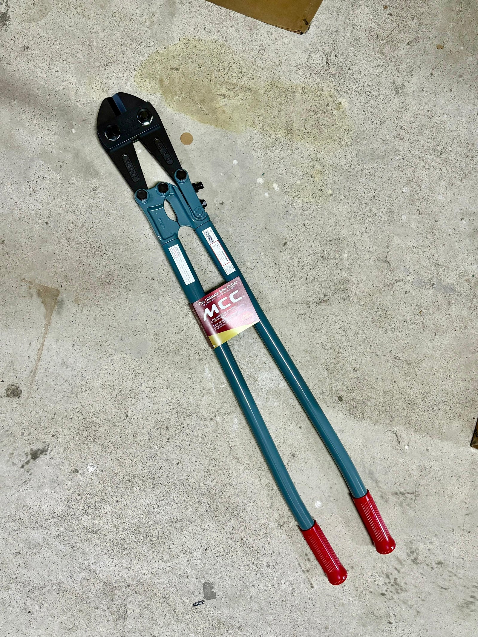 MCC Bolt Cutter 42" 1050mm (Center Cut) | Model: MCC-BC-0710