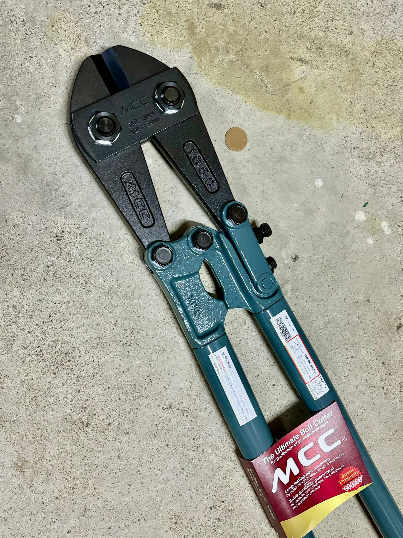 MCC Bolt Cutter 42" 1050mm (Center Cut) | Model: MCC-BC-0710