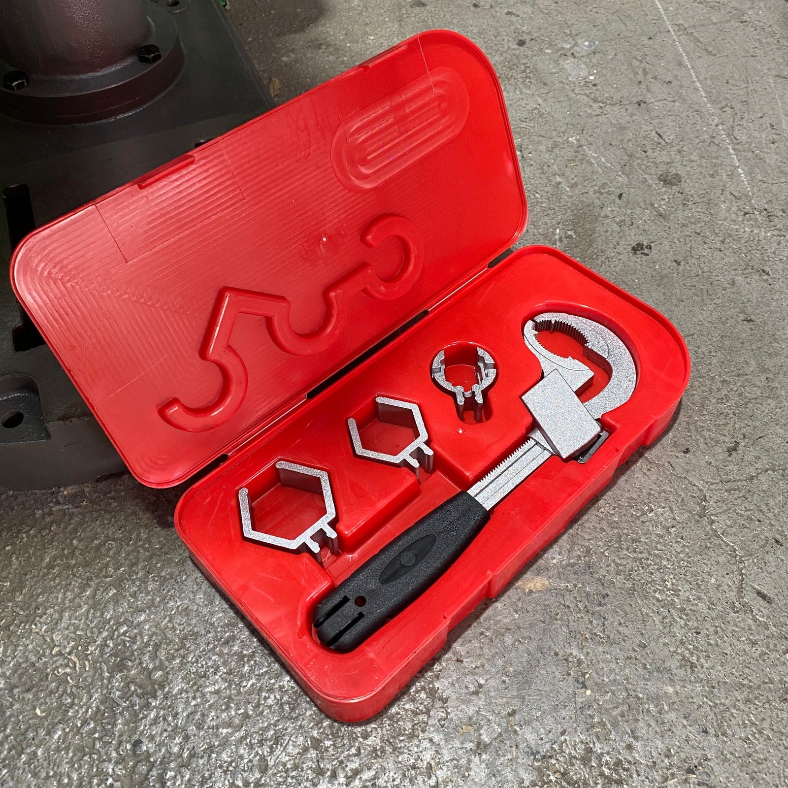 Multifunctional Adjustable Wrench use for Bathroom Water Pipe | Model