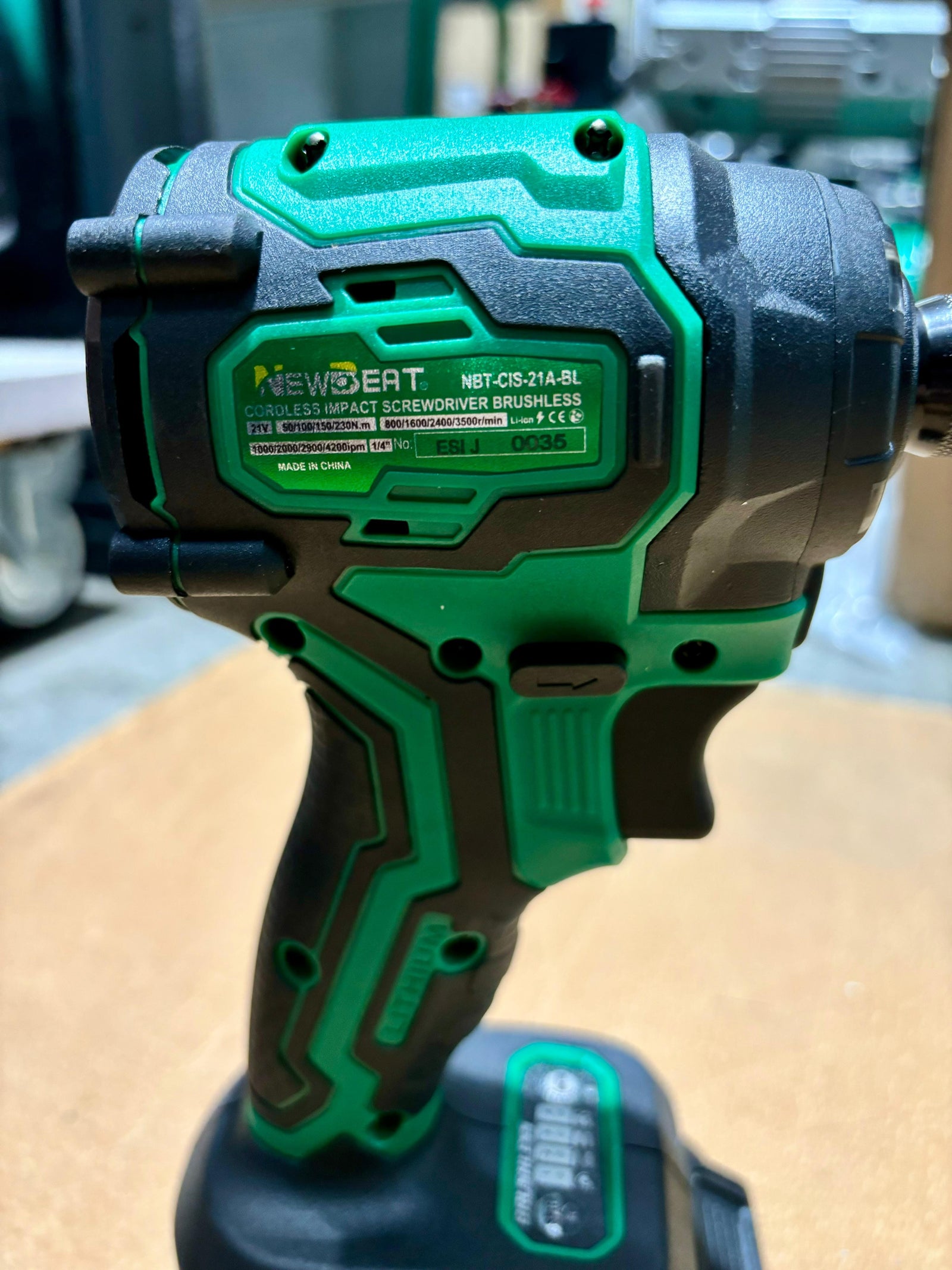 Newbeat 21V Cordless Kit Set (NBT-CIS-21A-BL + NBT-CD-21C-BL) | Model