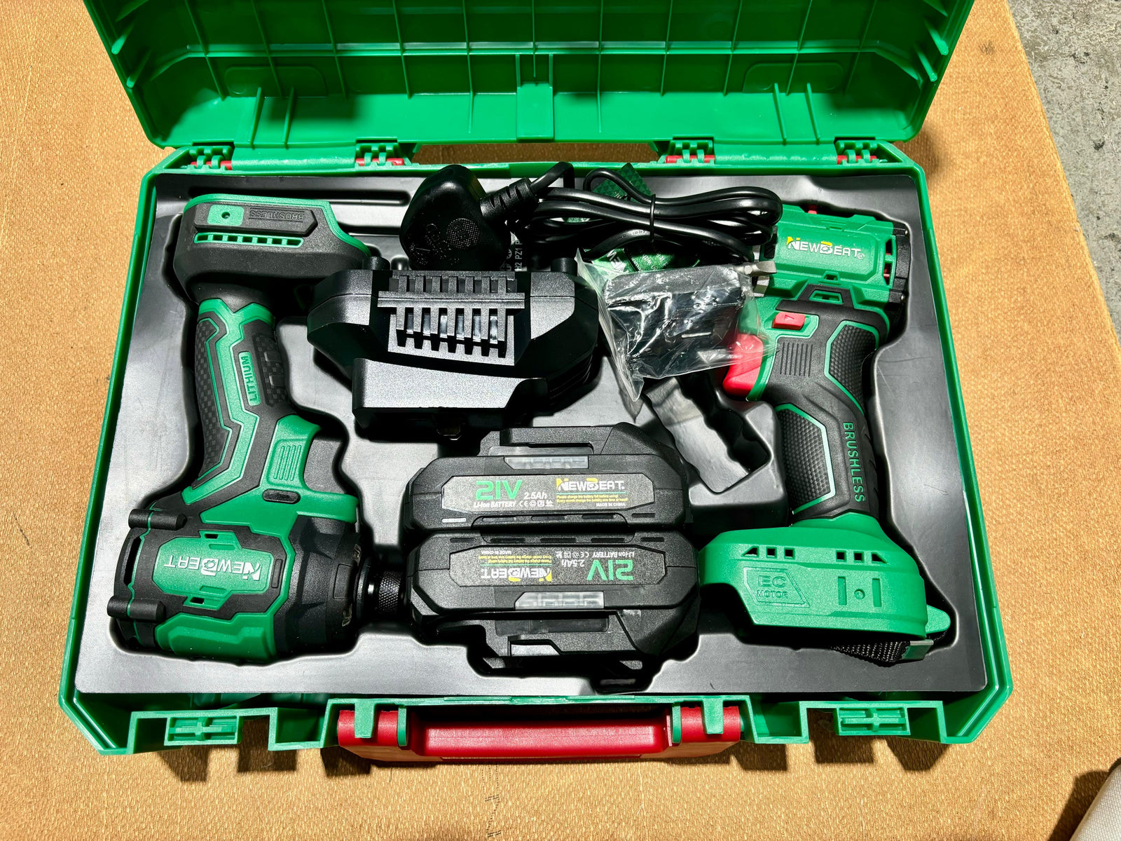 Newbeat 21V Cordless Kit Set (NBT-CIS-21A-BL + NBT-CD-21C-BL) | Model