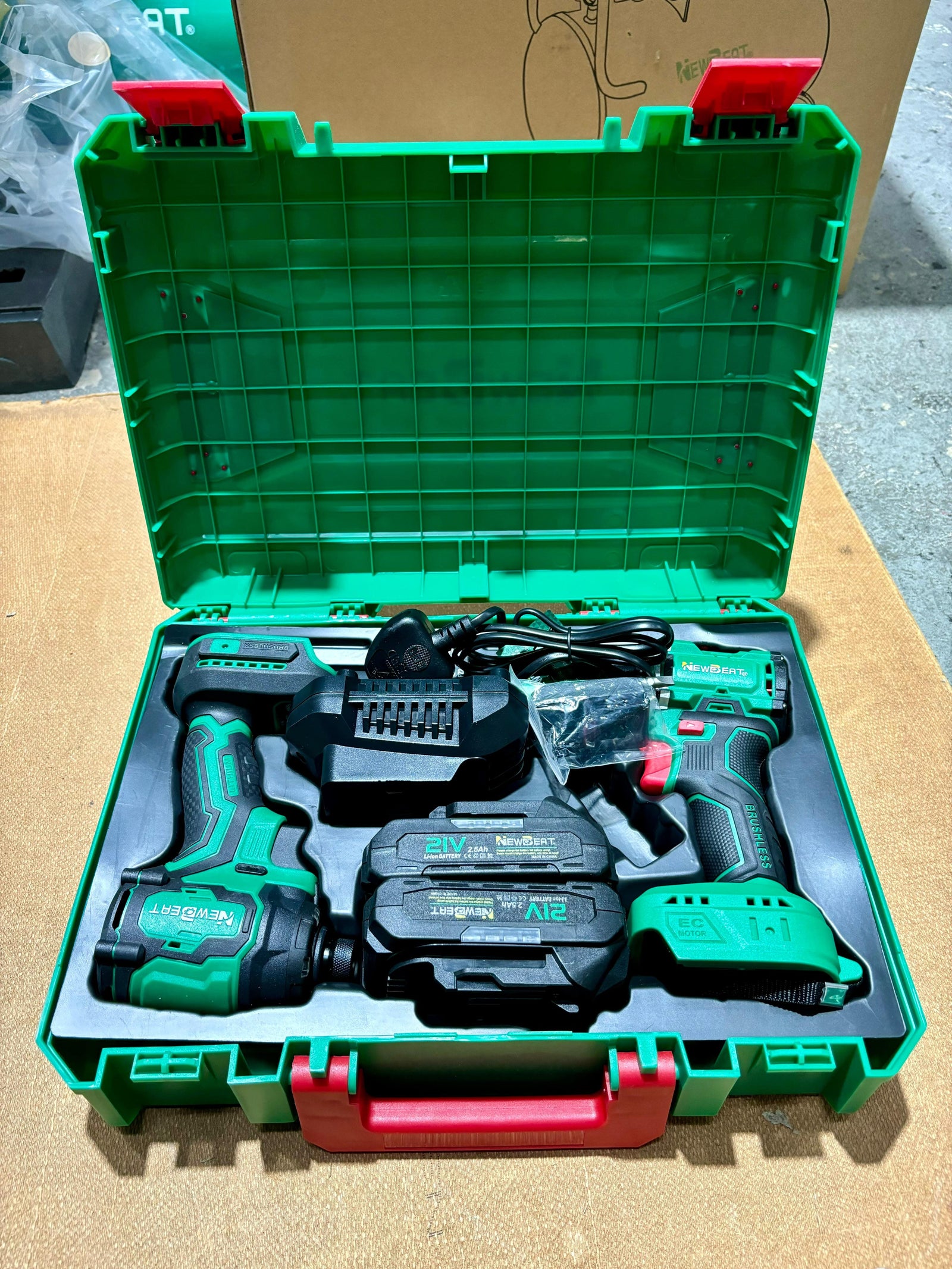 Newbeat 21V Cordless Kit Set (NBT-CIS-21A-BL + NBT-CD-21C-BL) | Model