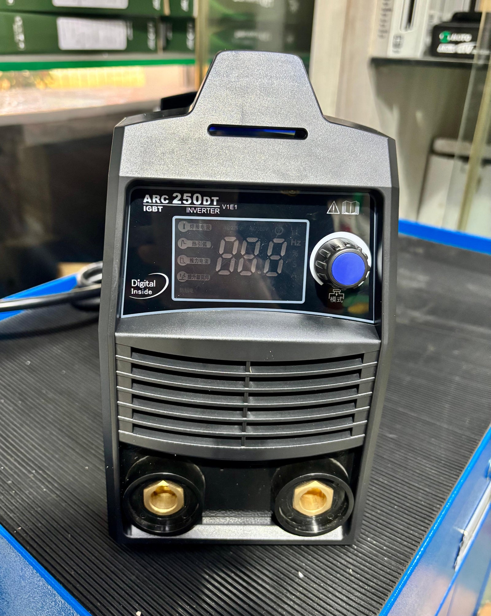 Riland ARC250DT 220V Welding Set c/w 3m Ground and Welding Cable | Mod