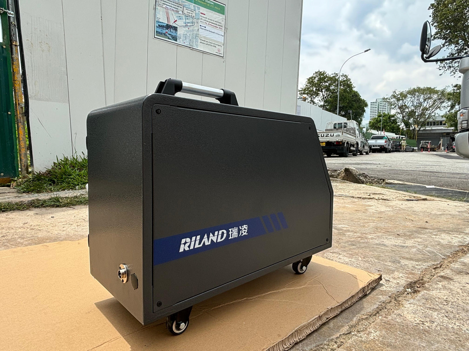 Riland Laser Welding Machine 1500W 220V C/W Accessory | Model : RL-HLW