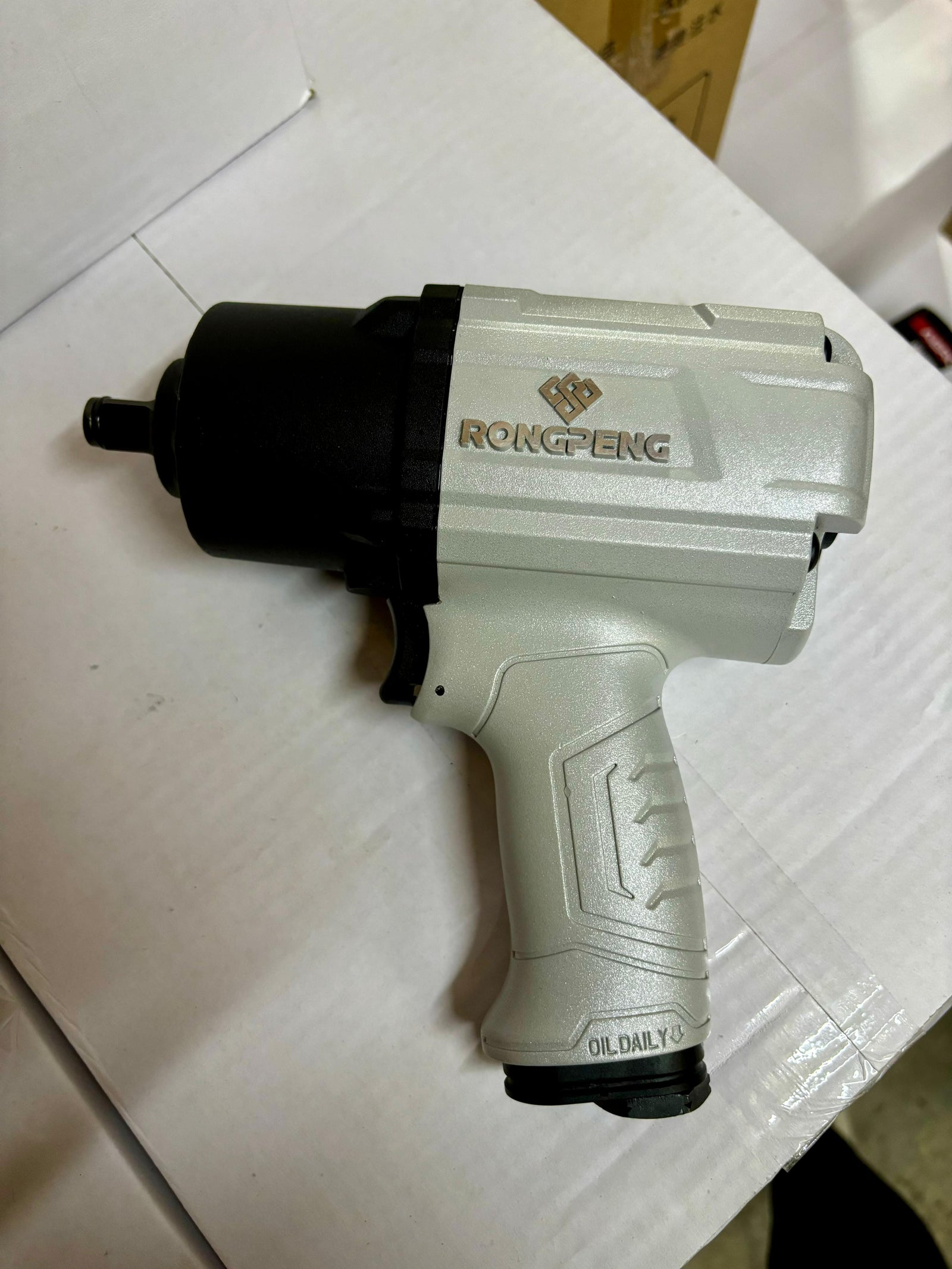RONG PENG Air Impact Wrench 1/2" Max Torque 1100 N.m | Model : AT-RP91