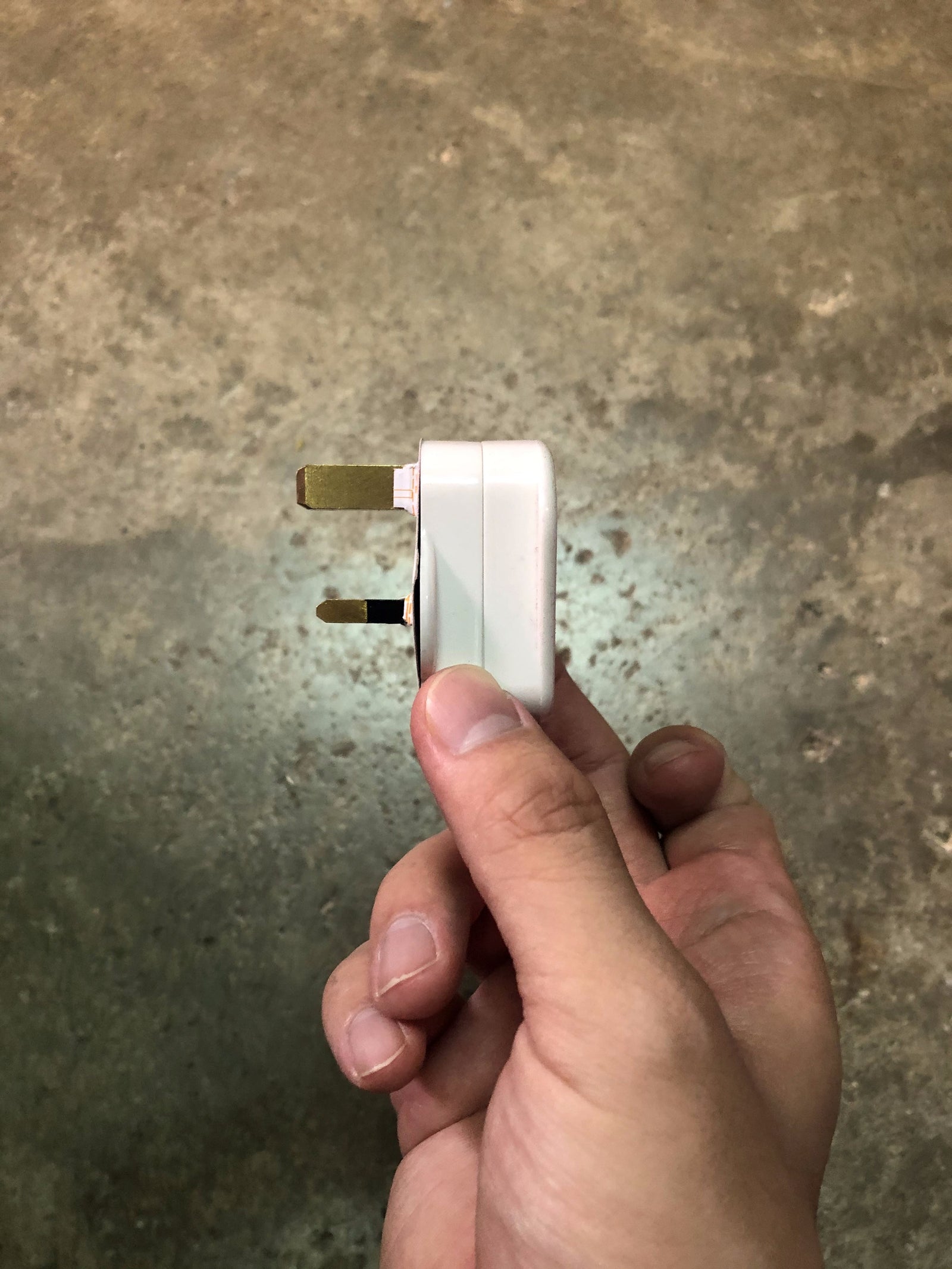 13A Plug Top (Neon) | Model : PLUG-A11