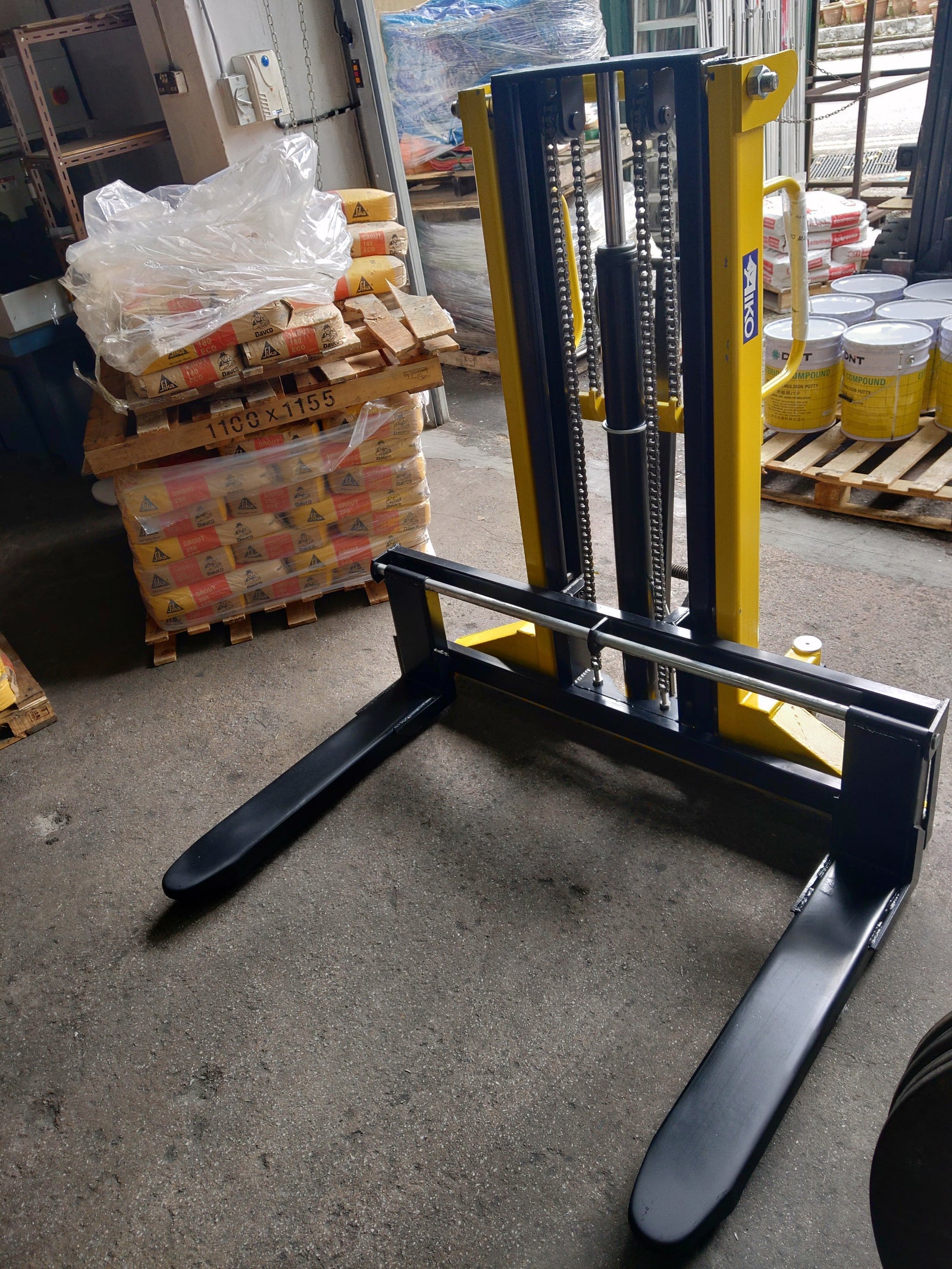 AIKO 1Ton 2M Wide Leg Hand Stacker Pu Wheel (Front Leg Width 1400mm) f