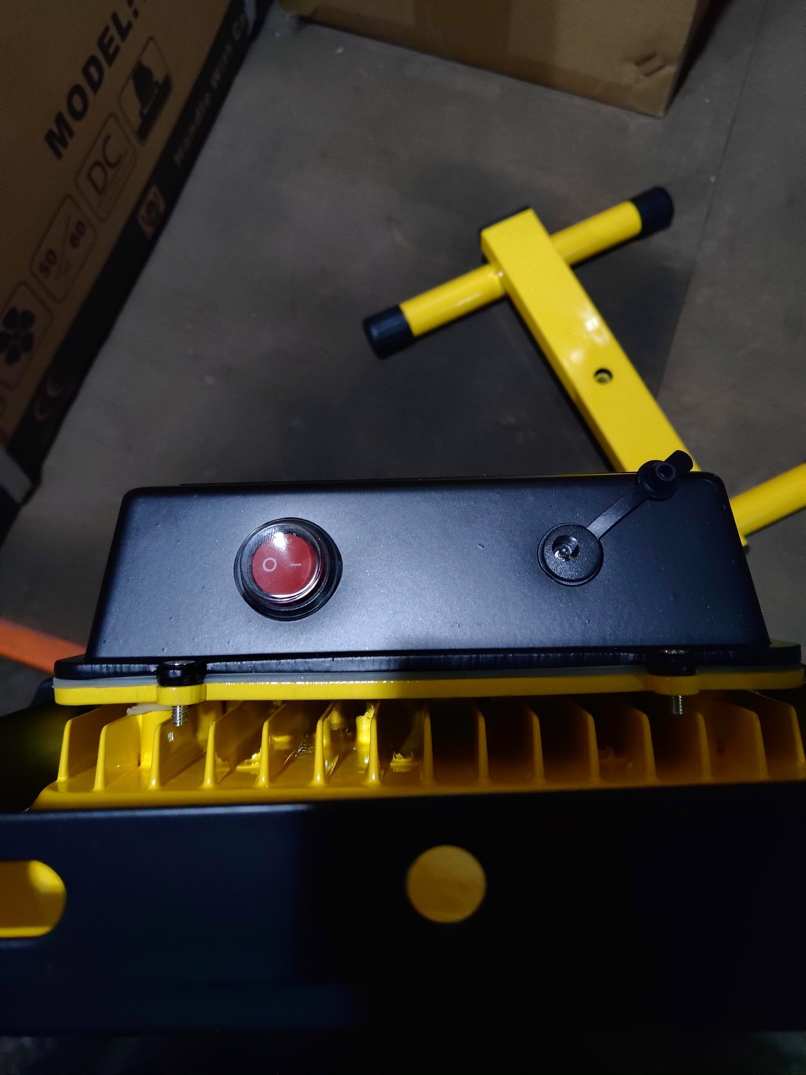AIKO 30W LED Rechargeable Sport Lamp Flood Light | Model : LED-GYRLF30