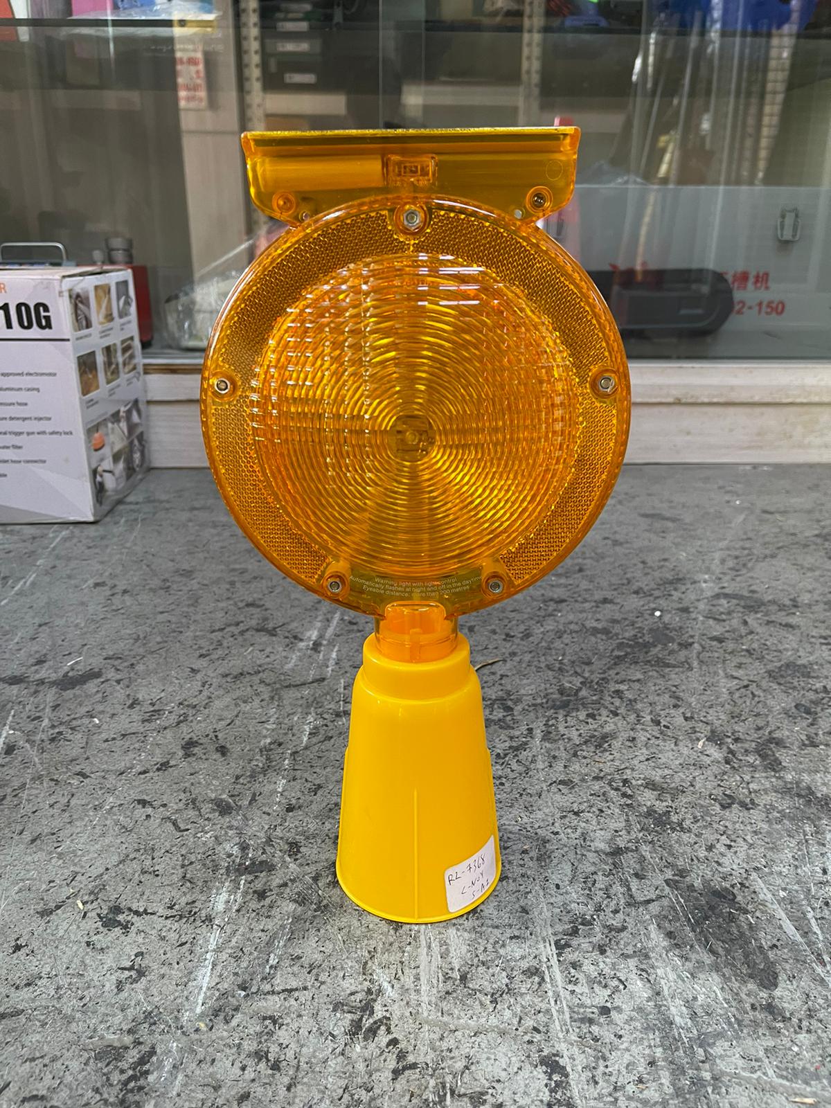 Aiko Barricade Flashing Yellow Light for Cone with Solar | Model : RL-