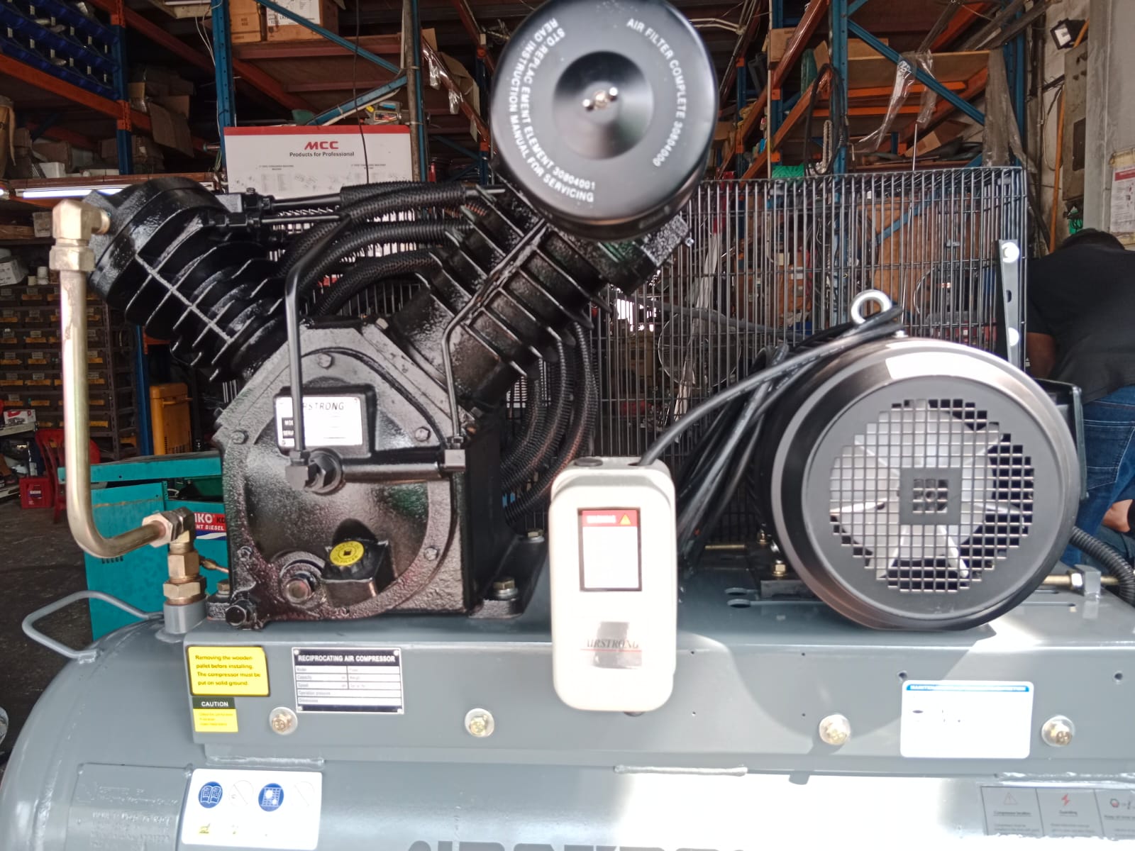 Airstrong 7.5hp ,230L , 415V Air Compressor Model : A-H75A