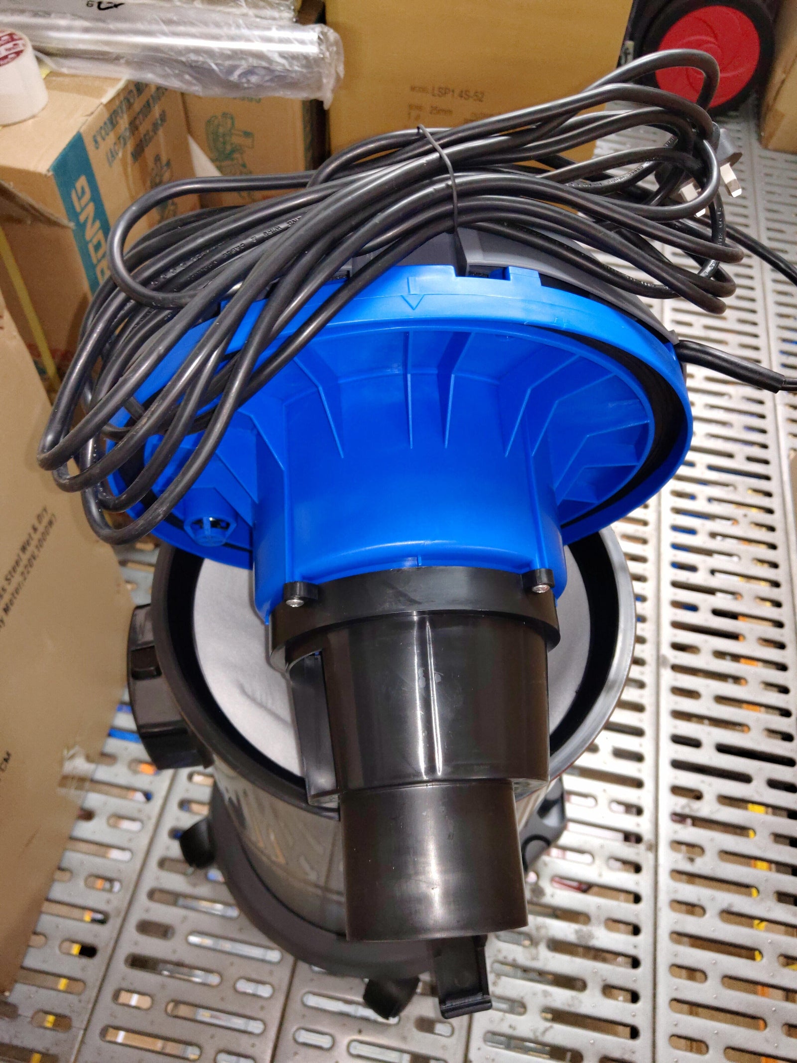 Airstrong HT-30J Wet & Dry Vacuum Cleaner Silent Stainless Steel 30L 1