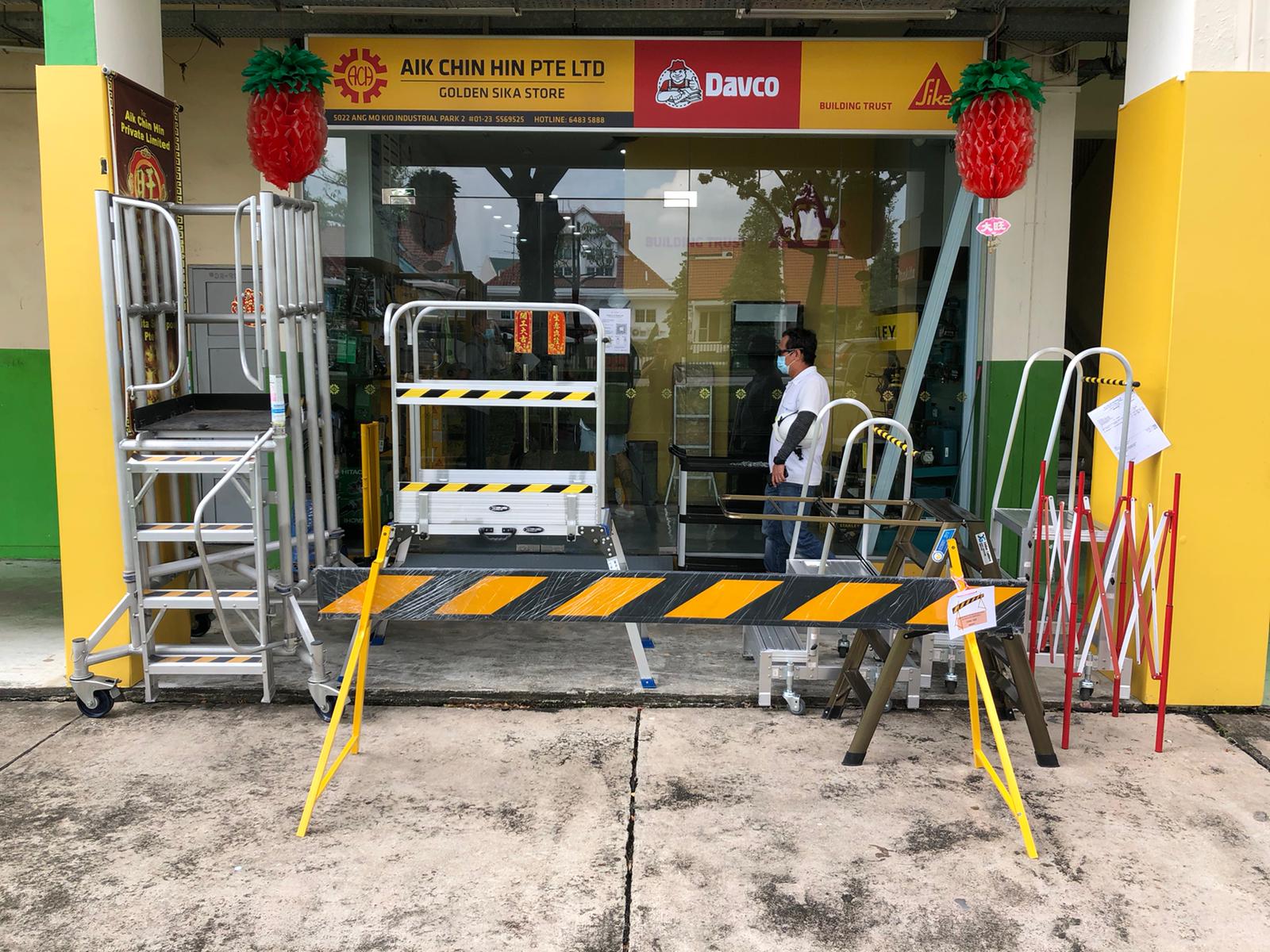 Barrier Board 2.5M 19CM Yellow Board with Reflective Strips | Model