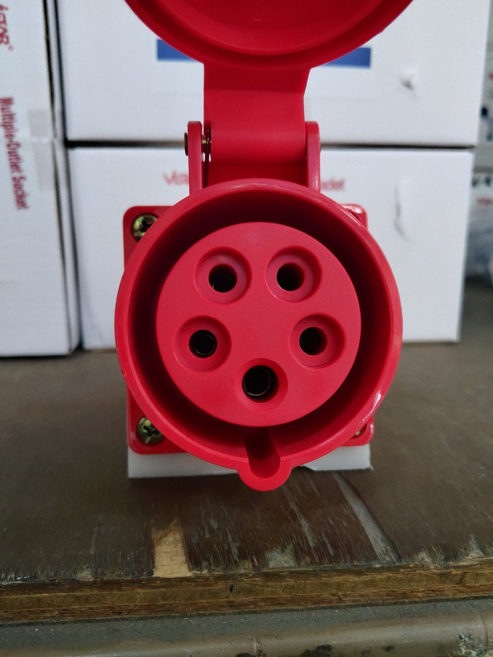 CEE Wall Socket | Model: CEE-W