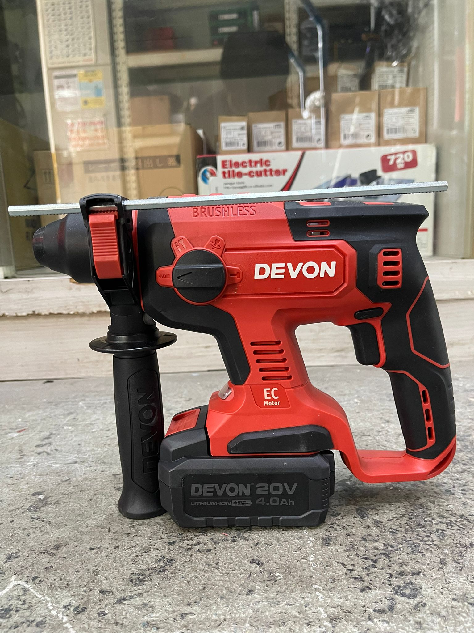 Devon 20v Rotary Hammer Drill 22mm Come with 2pcs 4.0ah Battery And 1