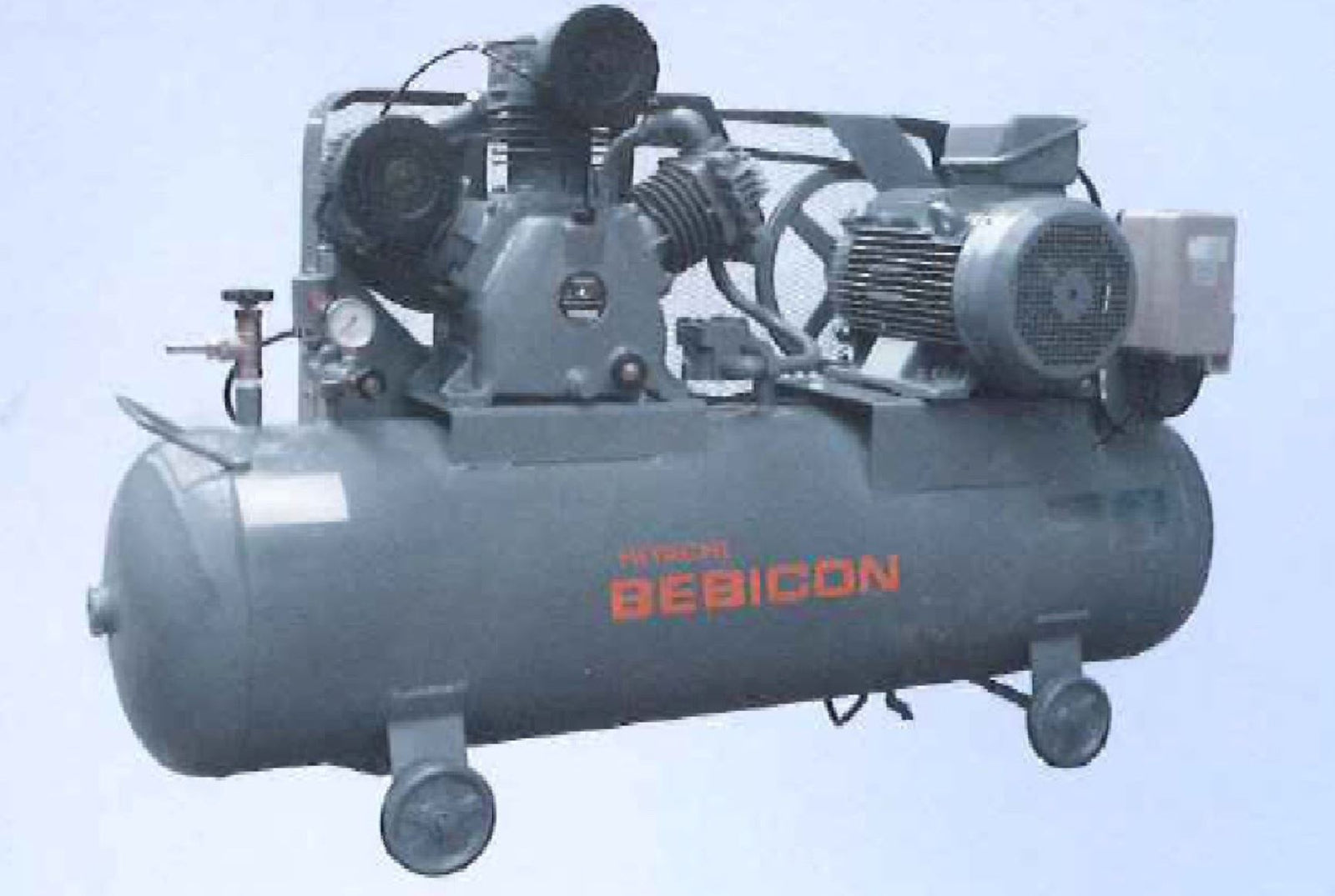 Hitachi 10hp 230L 415V Air Compressor | Model : 7.5P-9.5V5A