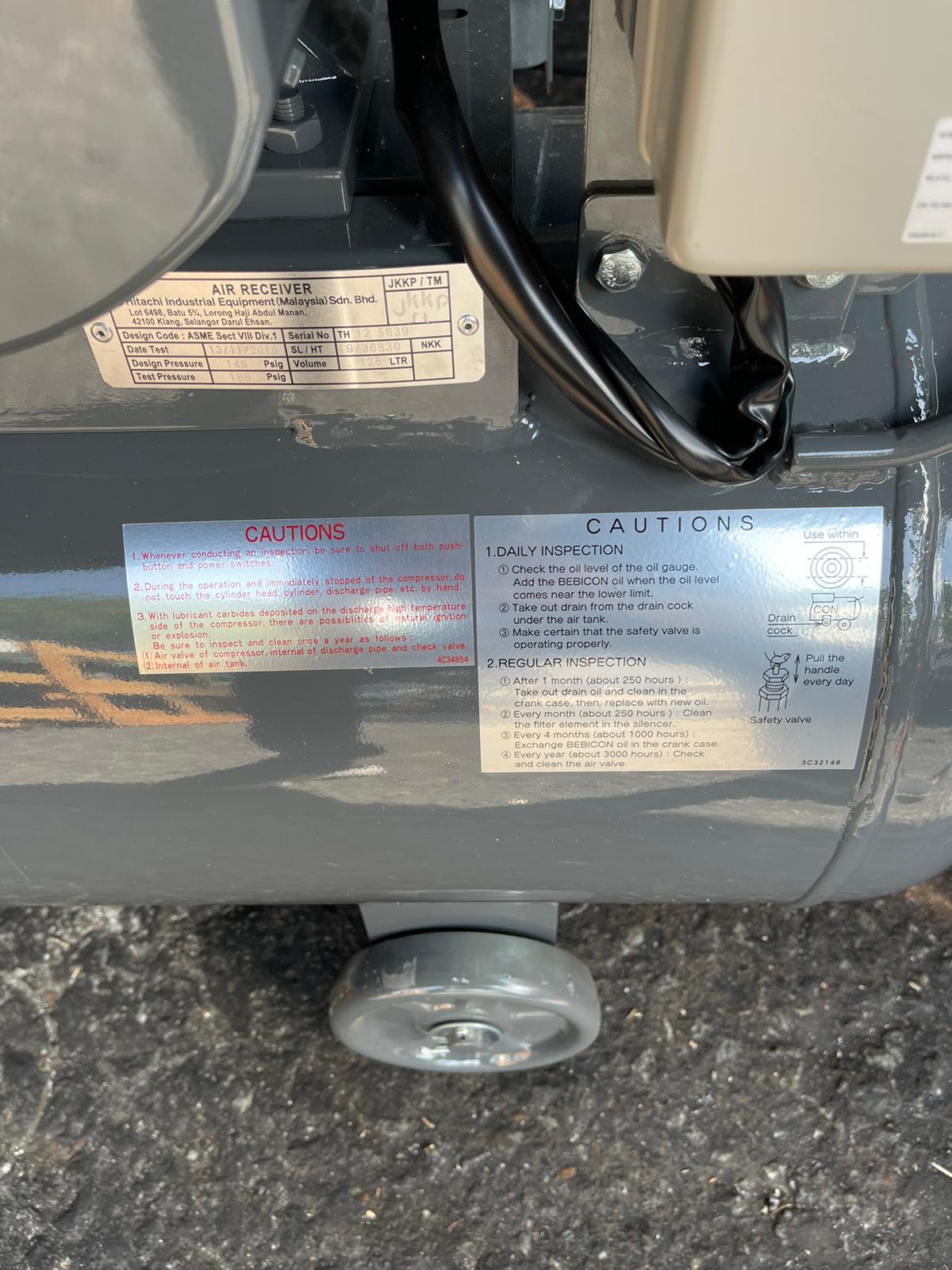 Hitachi 5hp 125L 415V Air compressor with pressure switch | Model : 3.