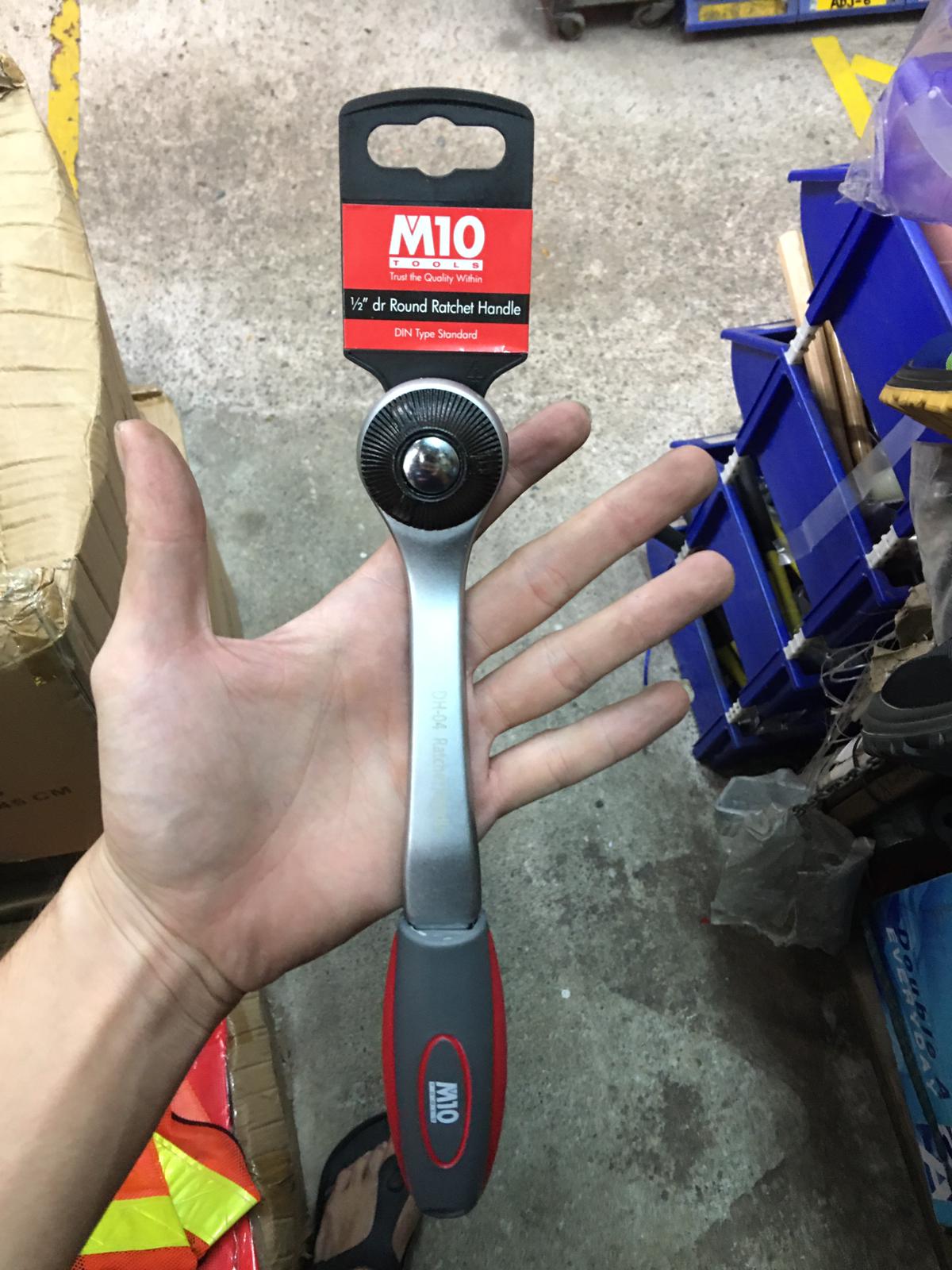 M10 Curved Ratchet Handle | Drive Sizes : 3/8" (004-170-913), 1/2" (00