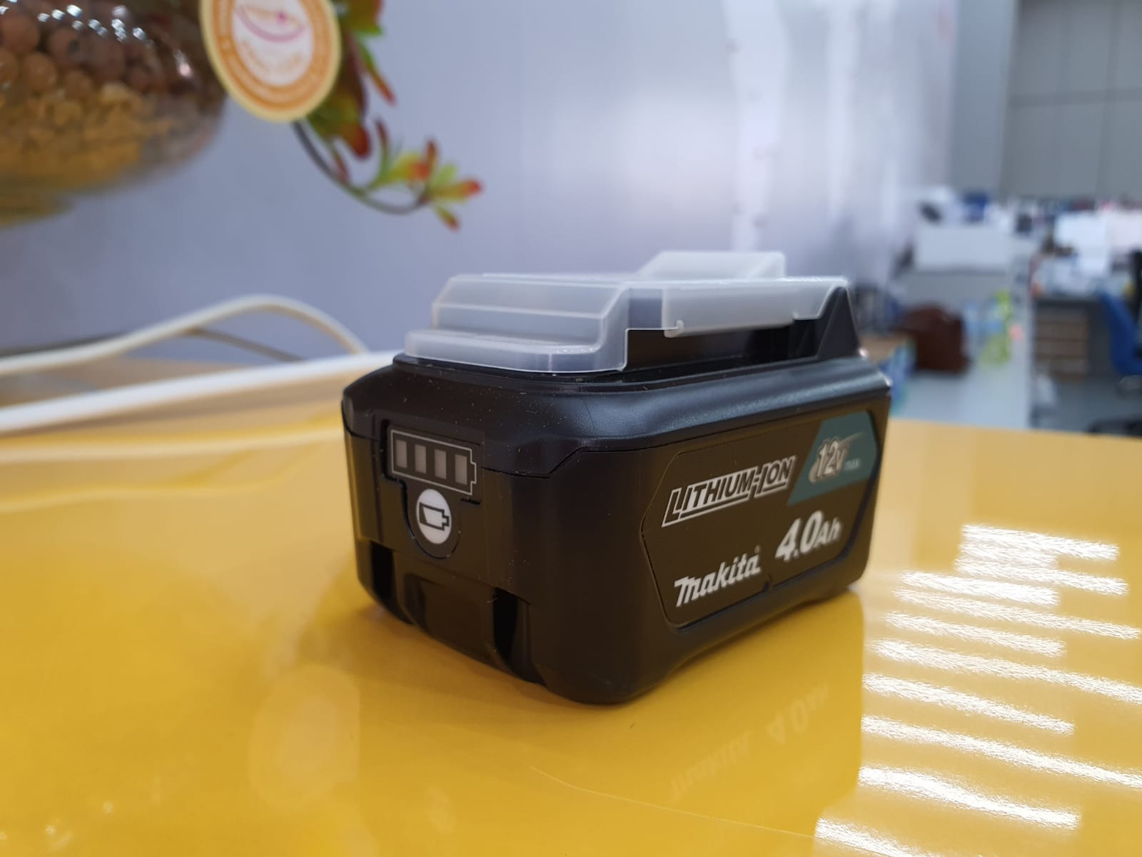 Makita 12V 4.0AH Battery (BL1041B) | Model : M*197406-2