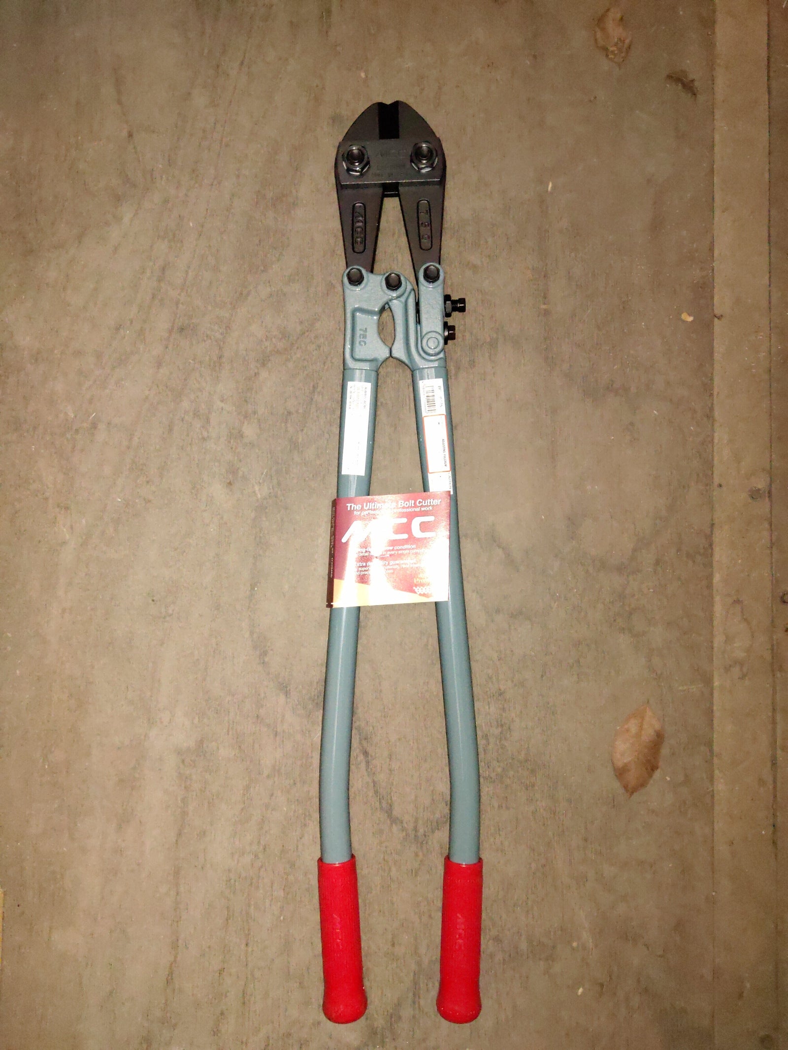 MCC Bolt Cutter 30" 750mm (Center Cut) | Model: MCC-BC-0775