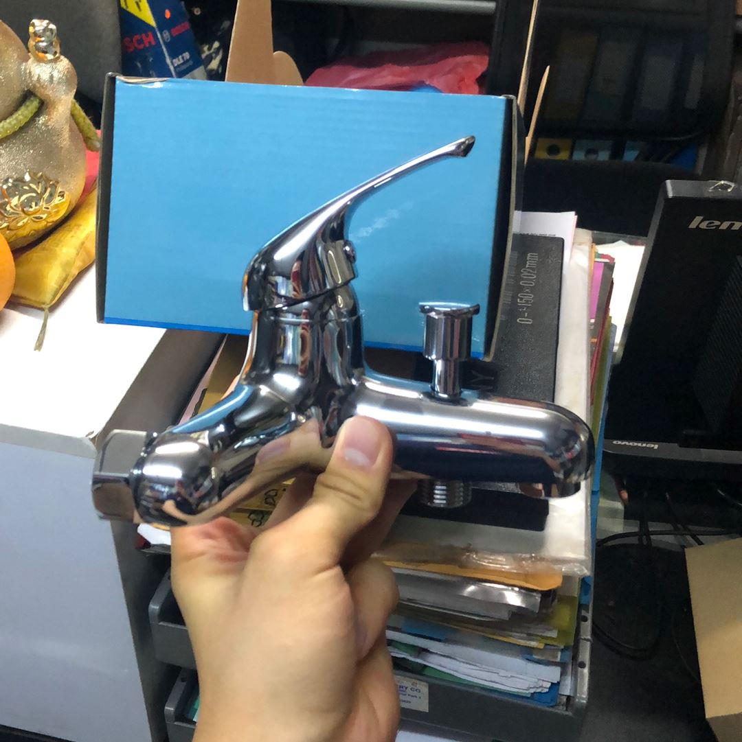 Showy Single Lever Long Bath Mixer (Bath / Shower Tap for Hot and Cold