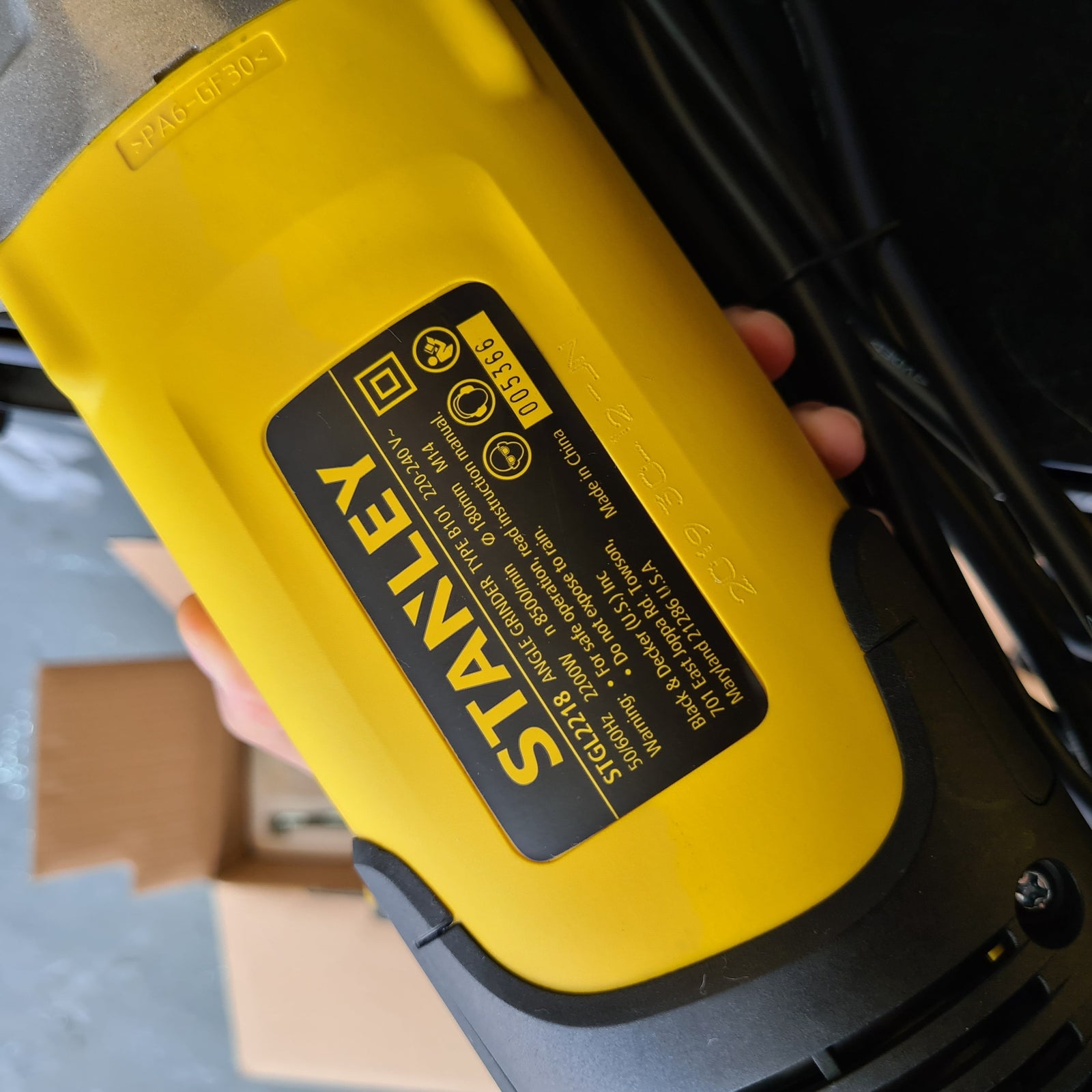 Stanley 7" 2200W 180mm Angle Grinder (Disc Grinding Machine) | Model
