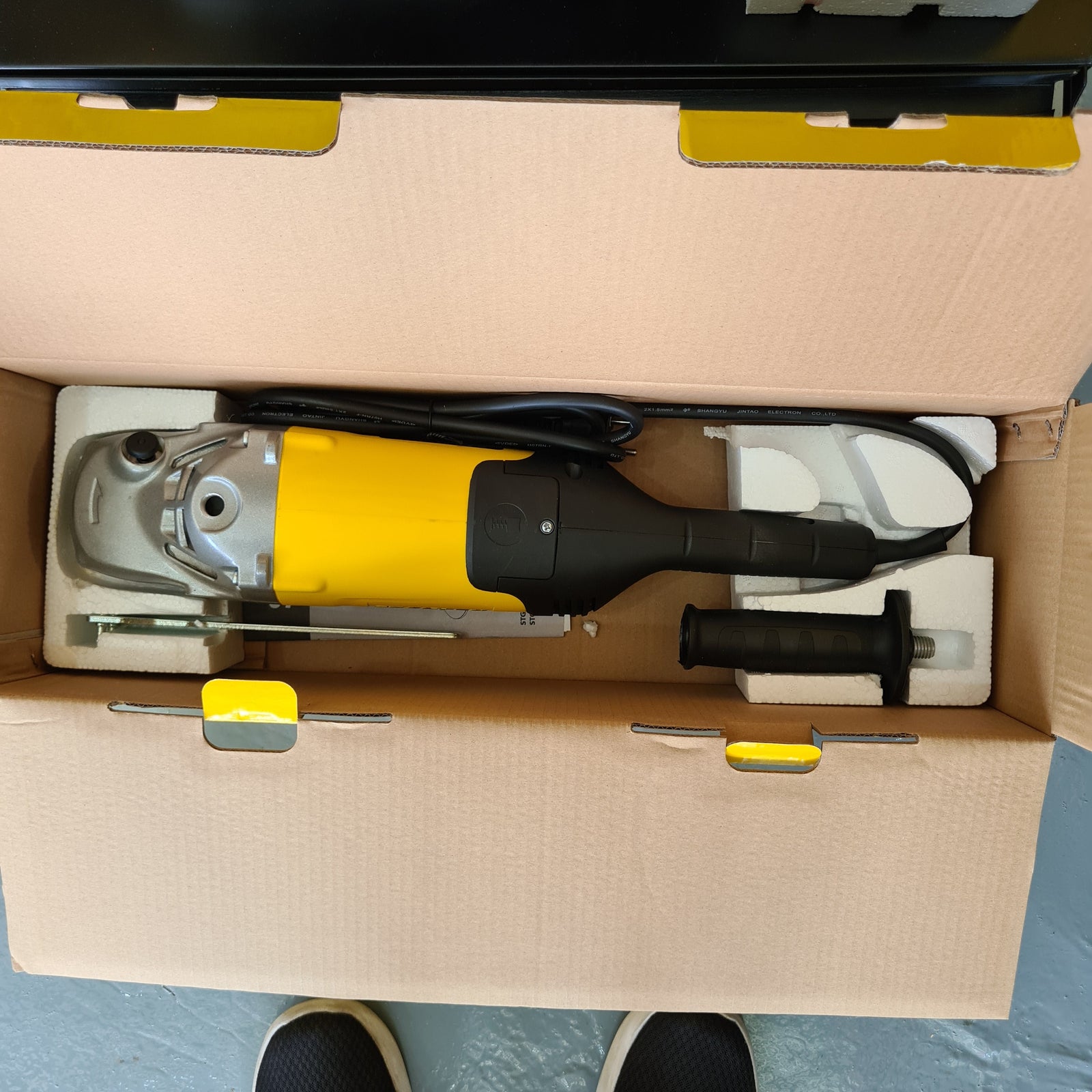 Stanley 7" 2200W 180mm Angle Grinder (Disc Grinding Machine) | Model