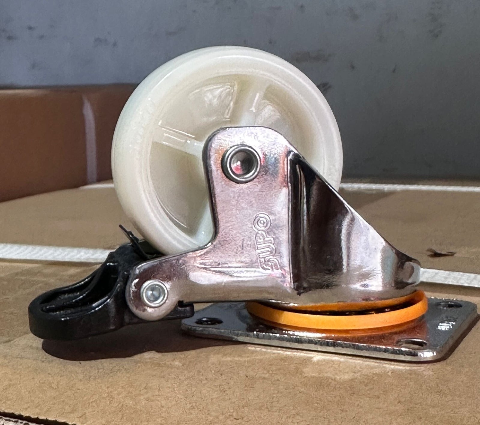 Supo White Wheel 1-1/2" - 5"| Model : C- | Type : Swivel , Brake or Ri