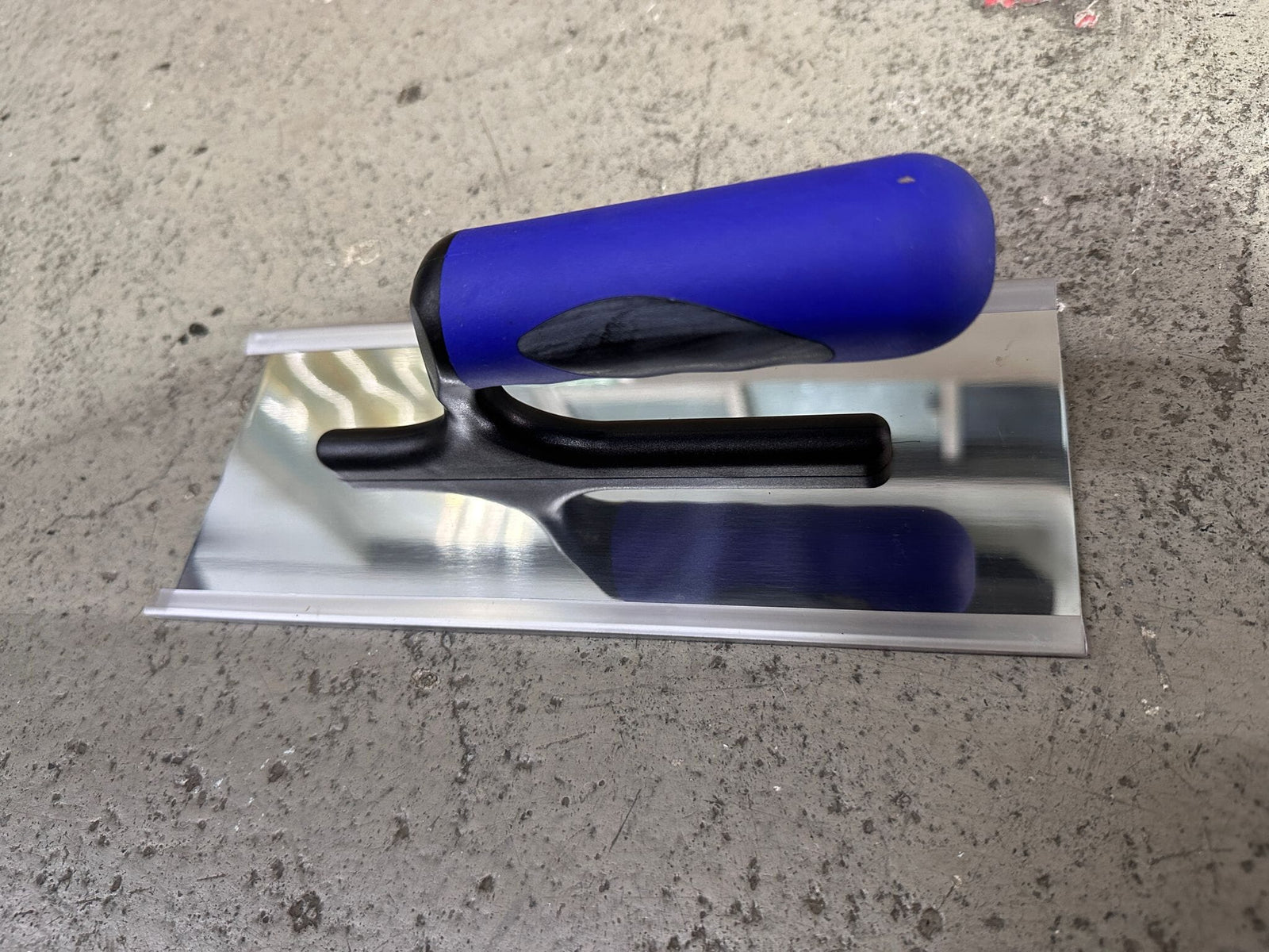 Trowel For Partition Use (PVC or Steel handle) |Model : TRO-PT-240100