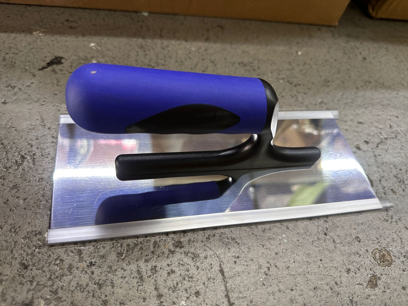 Trowel For Partition Use (PVC or Steel handle) |Model : TRO-PT-240100