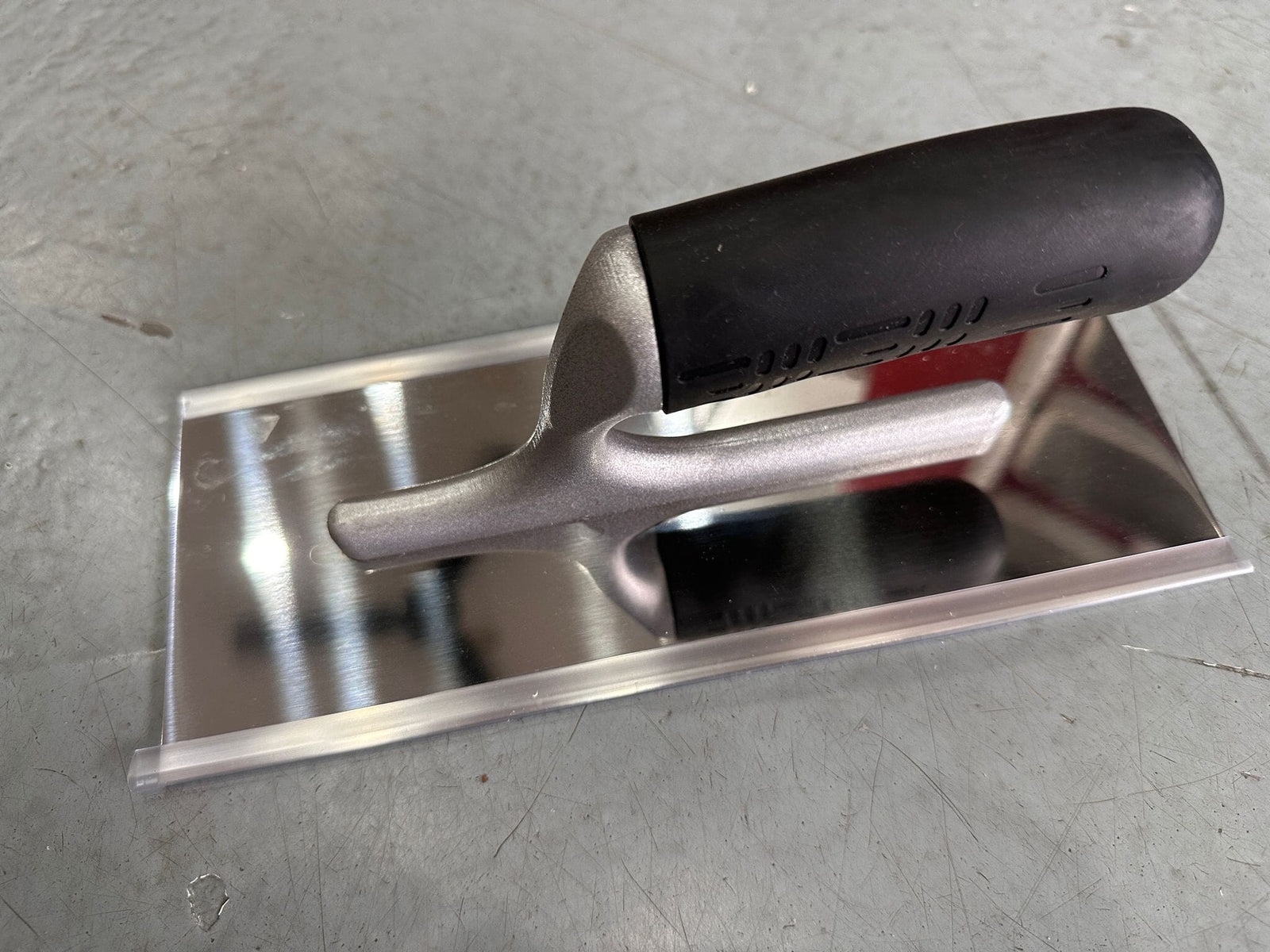 Trowel For Partition Use (PVC or Steel handle) |Model : TRO-PT-240100